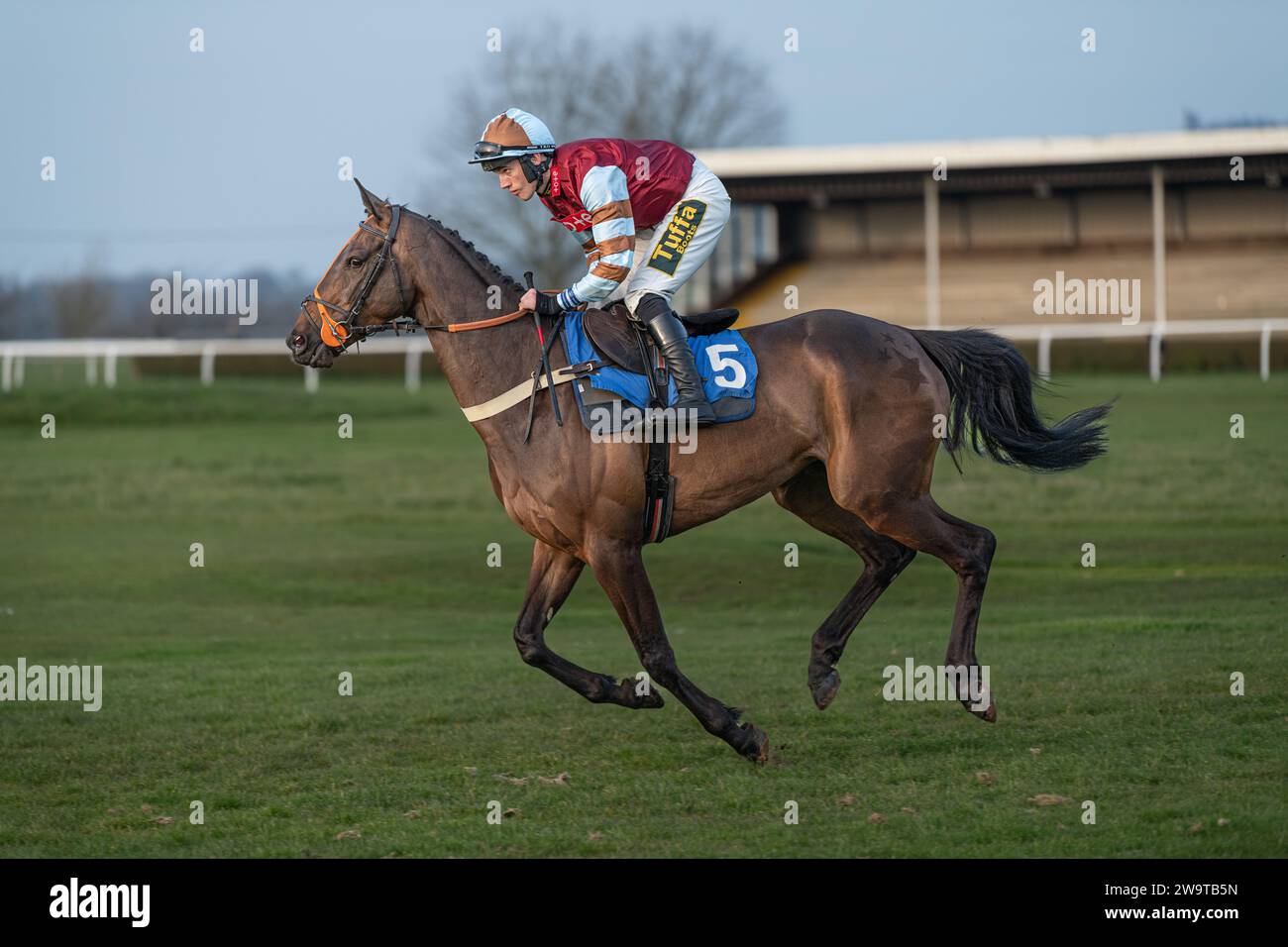 Alan johns riding twilight glory hi-res stock photography and images ...