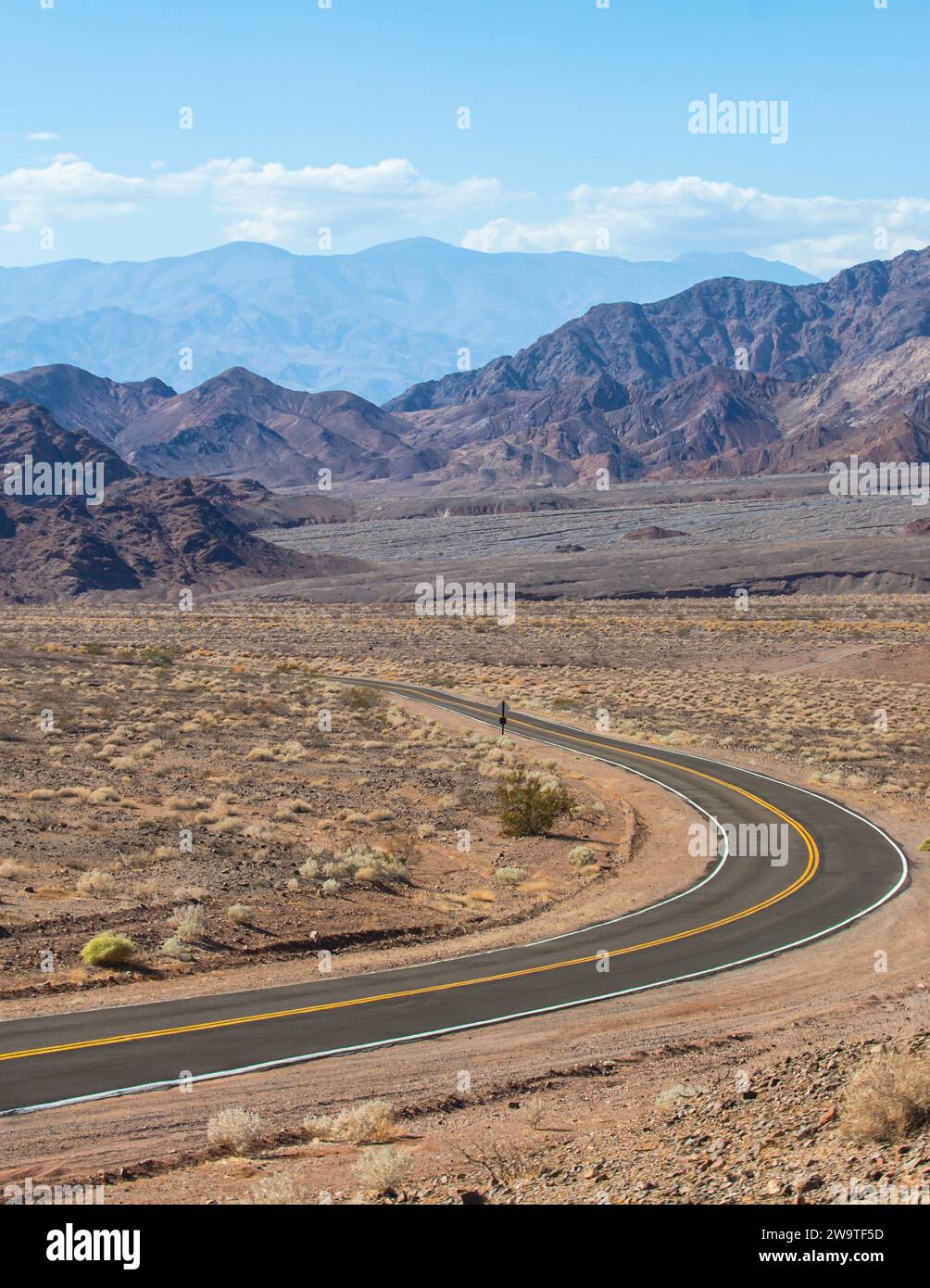 View of Mojave Desert national reserve landscape, an arid rain-shadow ...