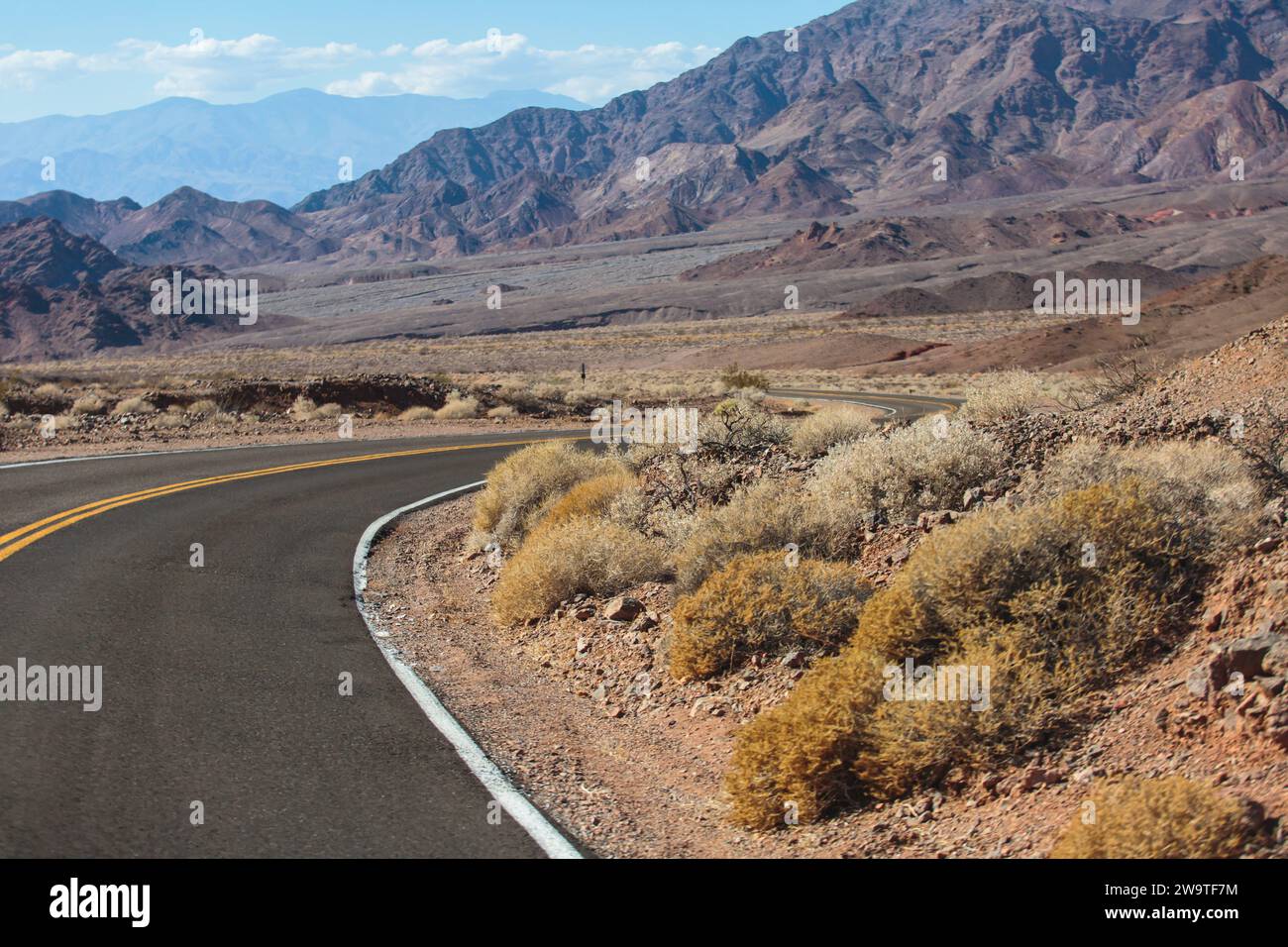 View of Mojave Desert national reserve landscape, an arid rain-shadow ...