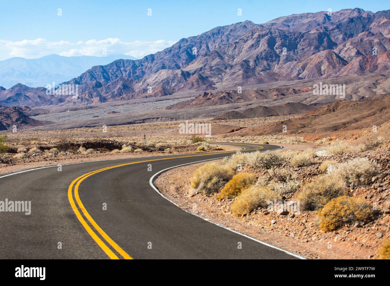 View of Mojave Desert national reserve landscape, an arid rain-shadow ...