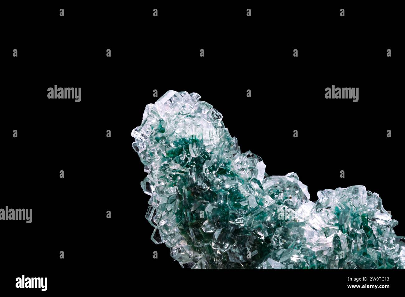 apophyllite Heulandite with green isolated on black background. macro ...