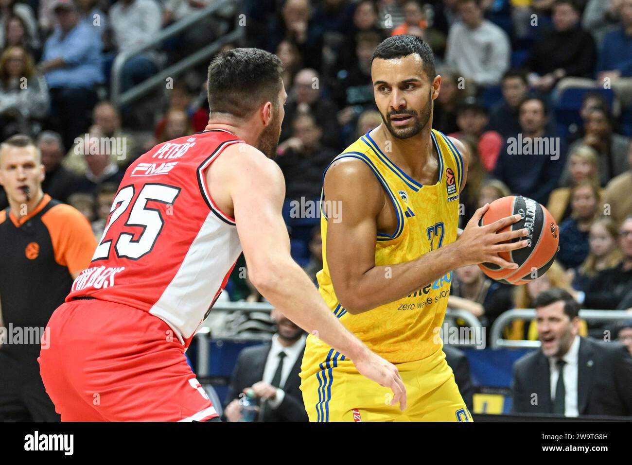 Berlin, Deutschland 29. Dezember 2023: Basketball EuroLeague - 2023/ ...