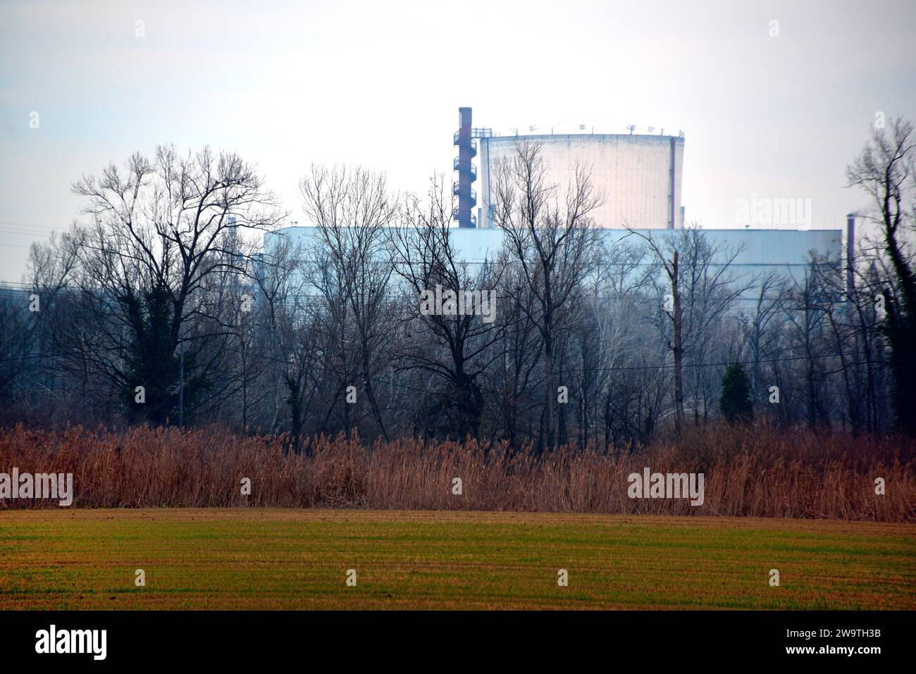 Italy nuclear power plant hi-res stock photography and images - Alamy