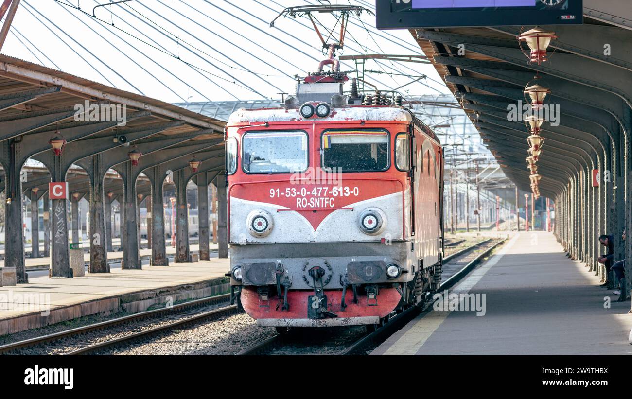Train at Bucharest North Railway Station (Gara de Nord Bucuresti Stock ...