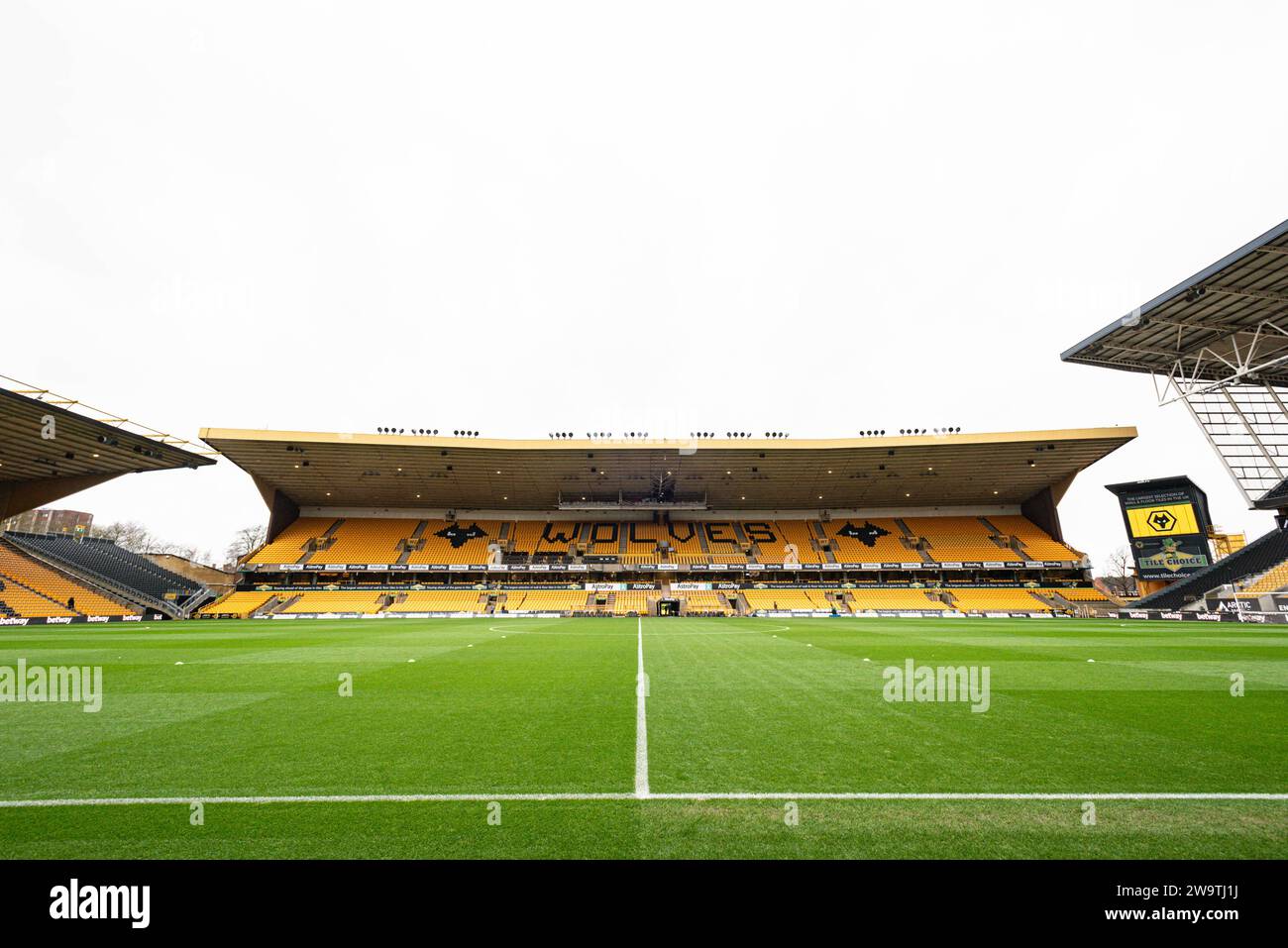 30th December 2023; Molineux Stadium, Wolverhampton, West Midlands ...