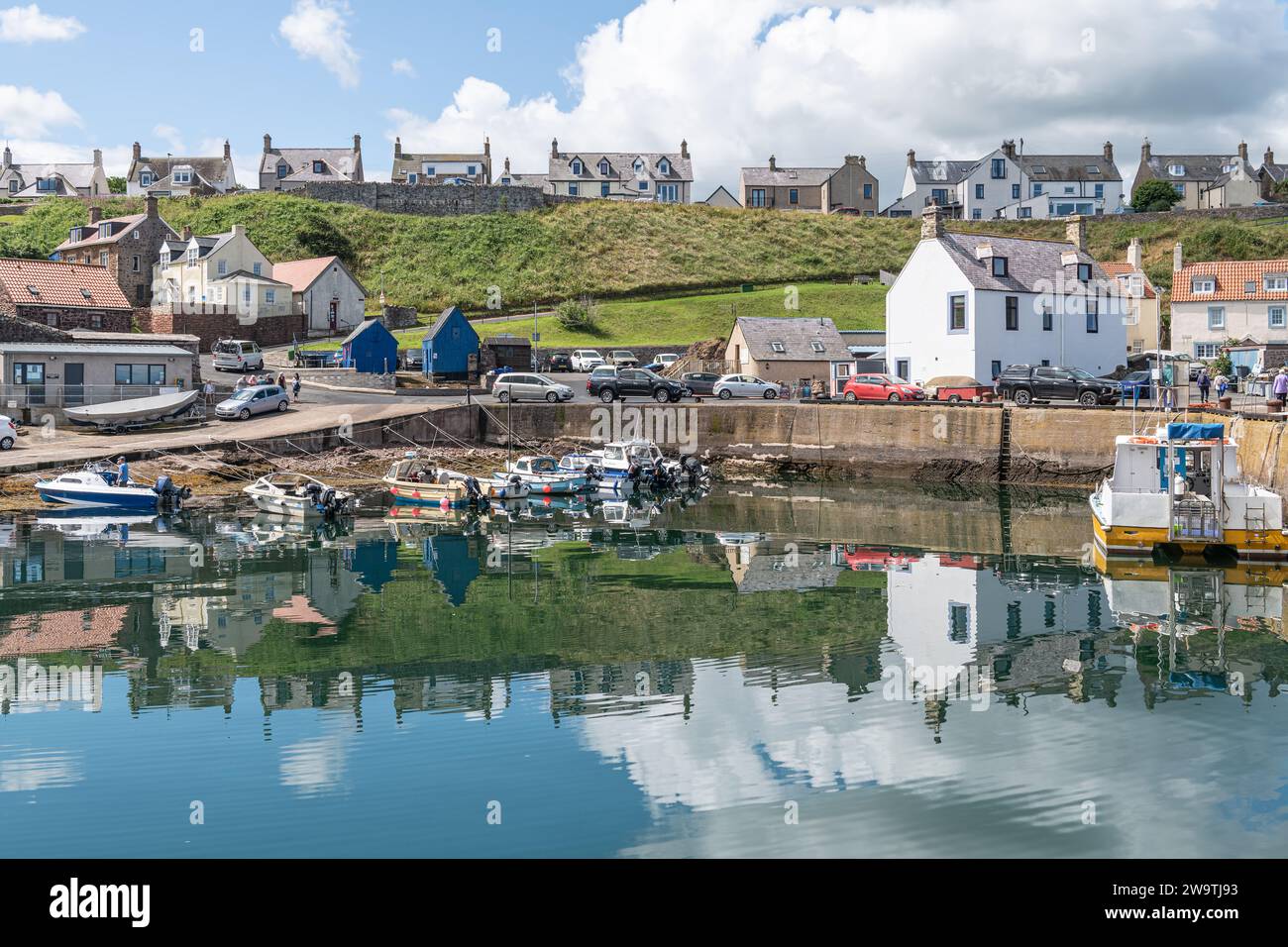Dive st abbs hi-res stock photography and images - Alamy