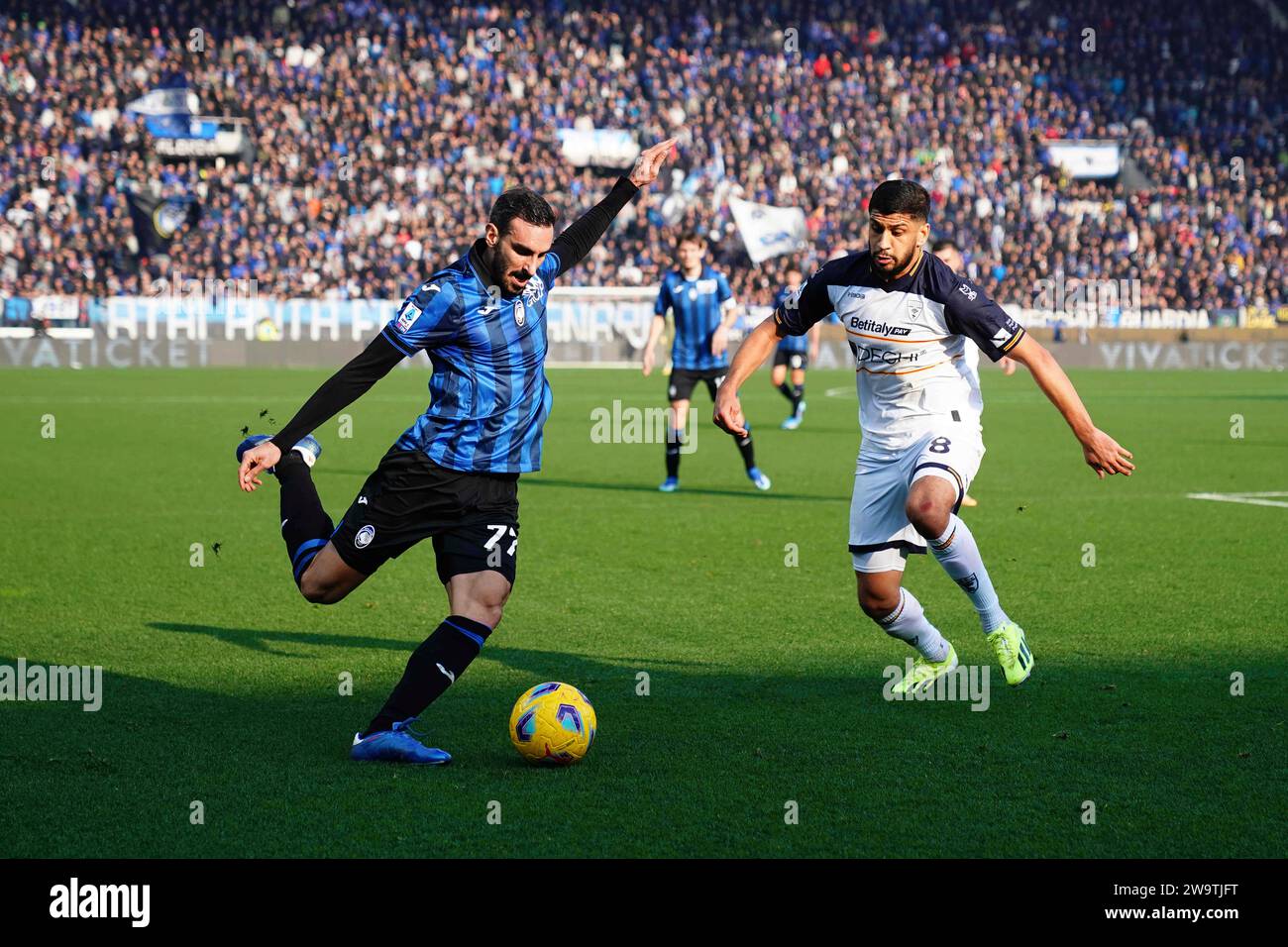 Atalanta's Davide Zappacosta, left, and Lecce's Hamza Rafia fight for ...