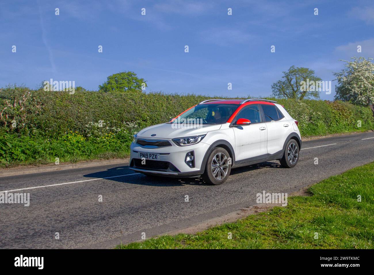 2019 KIA Stonic Mixx Isg -Gdi 120 ISG Start/Stop White Car Hatchback ...
