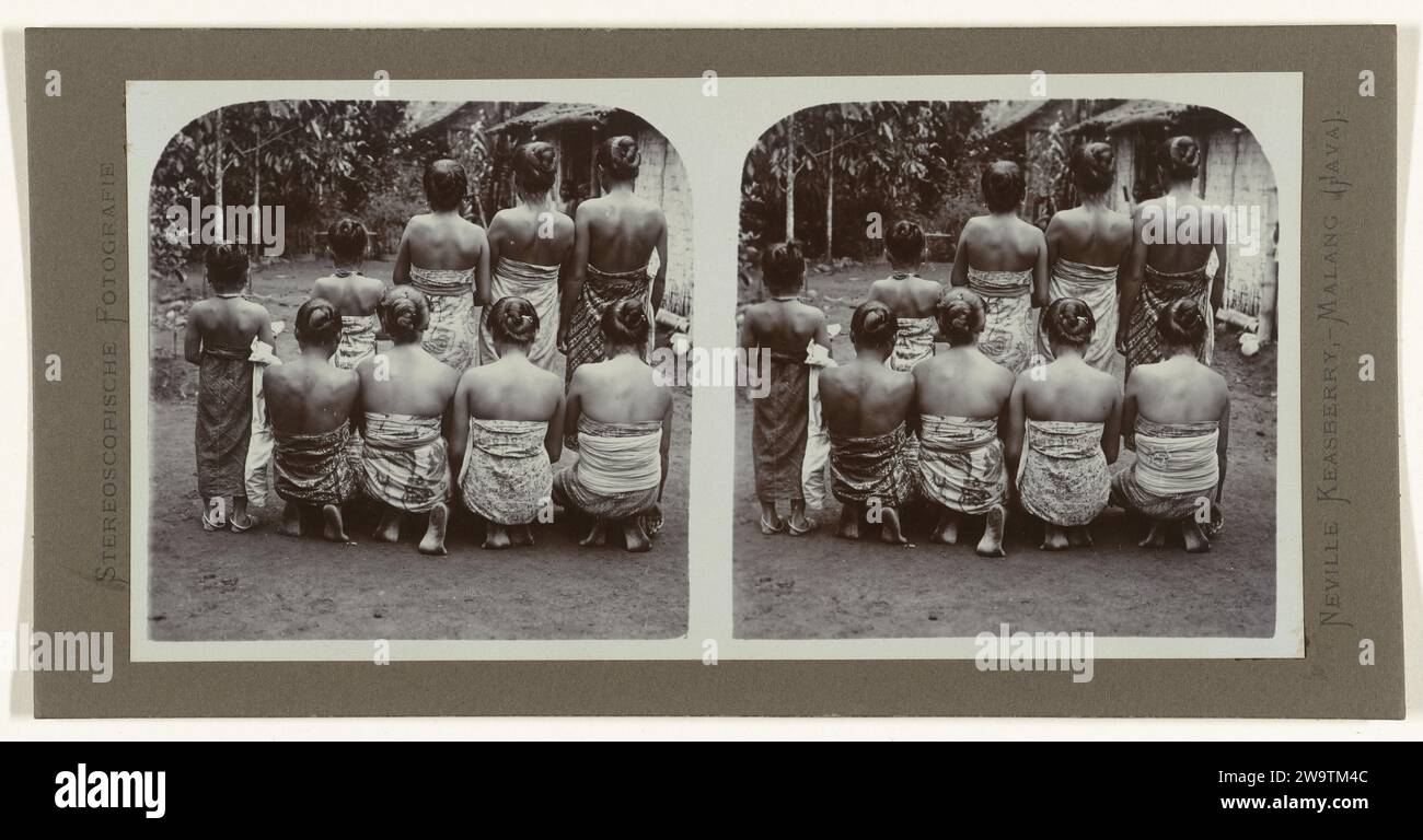 Nine women in Sarong with their backs to the camera, 1900 - 1935 ...