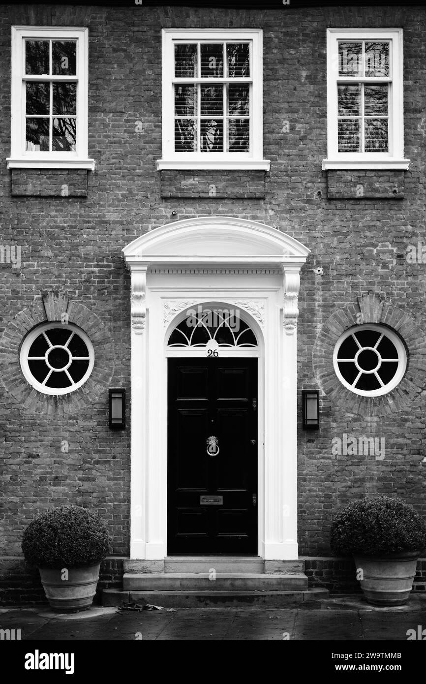 Neoclassical architecture london Black and White Stock Photos & Images ...