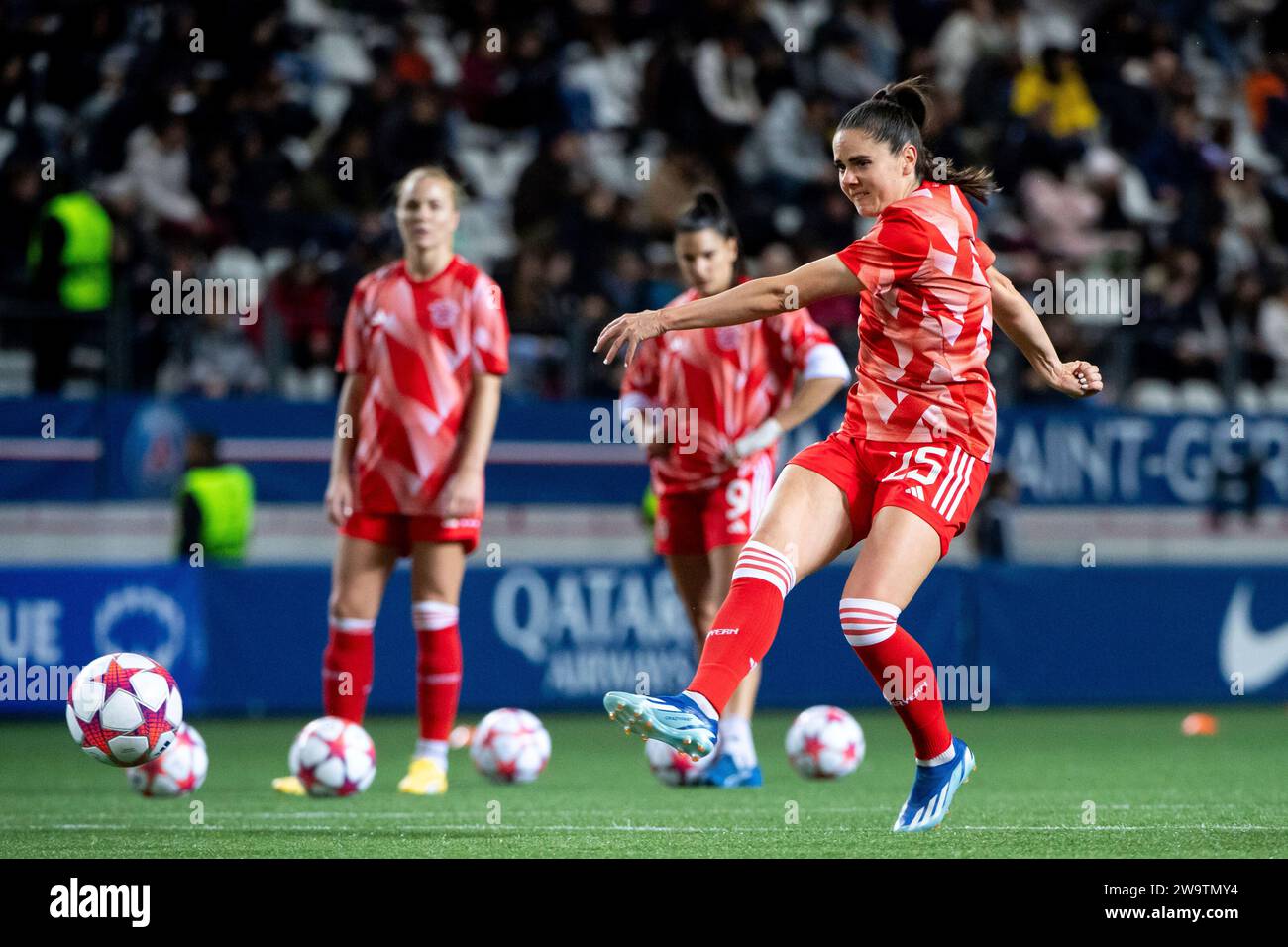 Sarah Zadrazil (FC Bayern Muenchen, #25), FRA, Paris Saint Germain (PSG ...