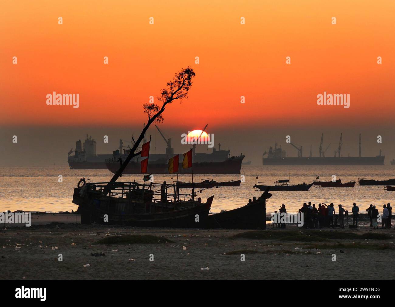 Chittagong, Potenga, Bangladesh. 30th Dec, 2023. Sunset over the Bay of ...