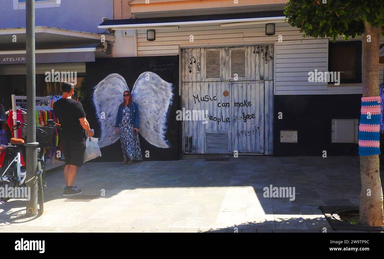 Alas de angeles hi-res stock photography and images - Alamy