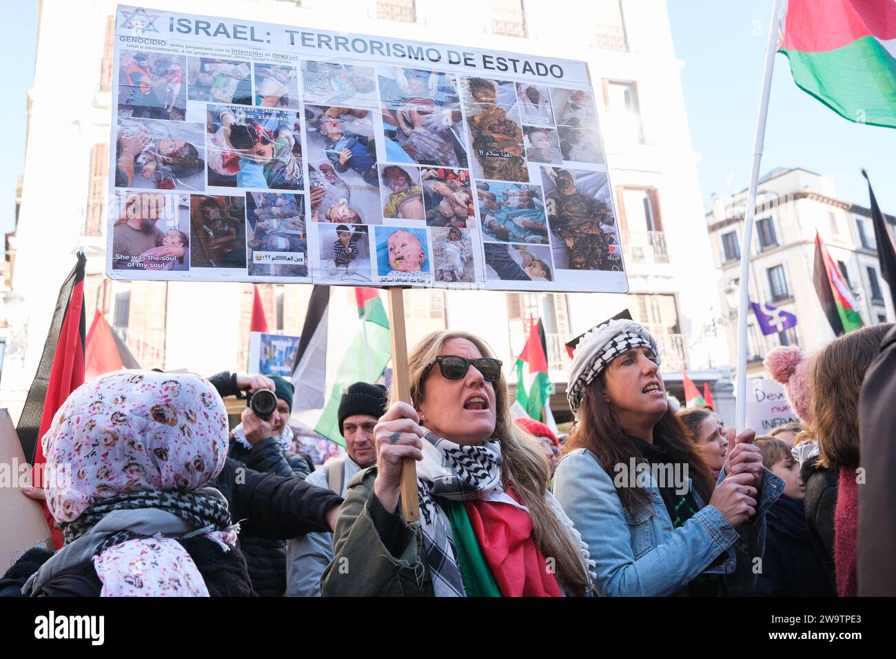 demonstrators protests during a demonstration in support of Palestine ... demonstrators protests during a demonstration in support of Palestine ...