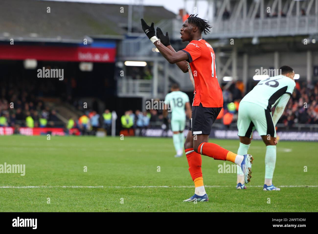 Kenilworth Road, Luton, Bedfordshire, UK. 30th Dec, 2023. Premier ...