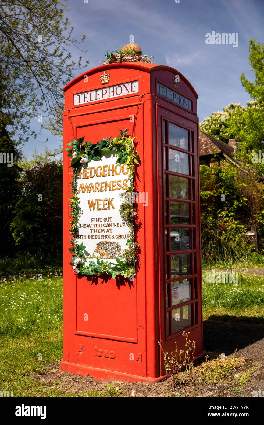 Red telephone box picture hi-res stock photography and images - Alamy