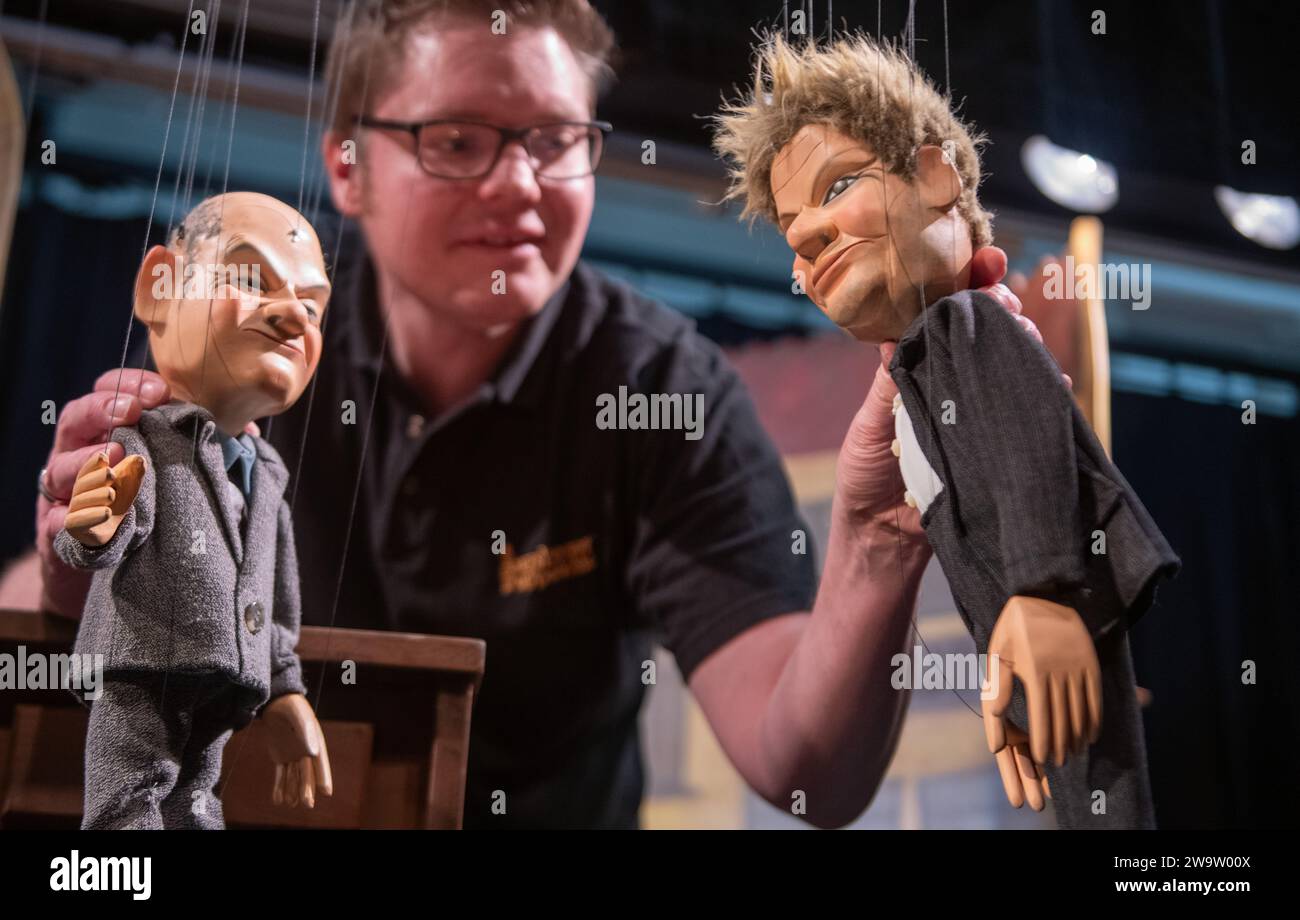 Olaf puppet hi-res stock photography and images - Alamy