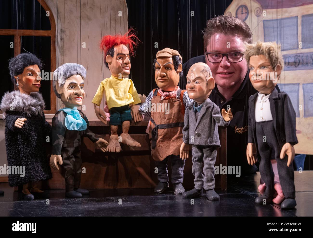 Tv puppets together hi-res stock photography and images - Alamy