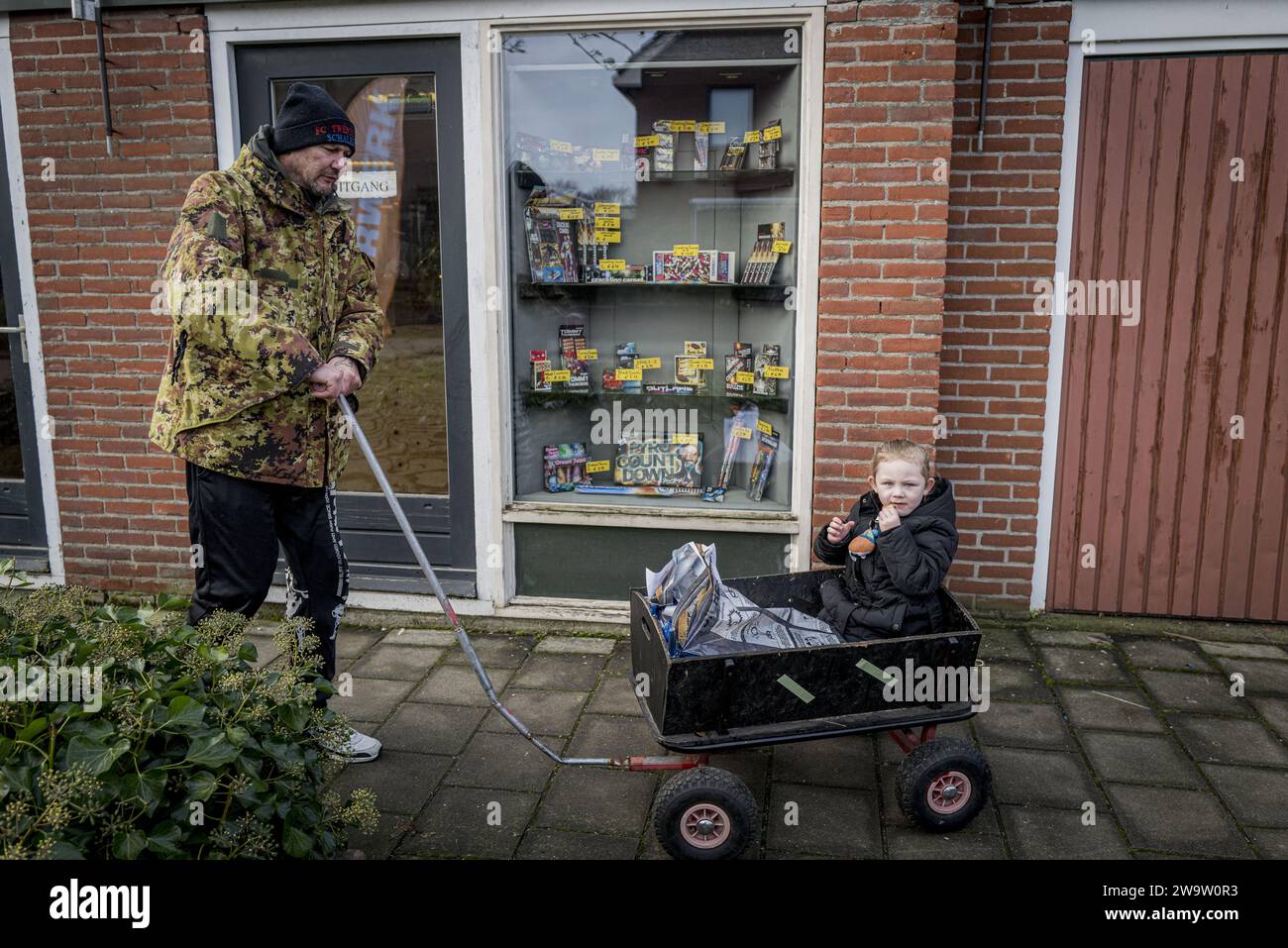 Residents buy new year hi-res stock photography and images - Alamy