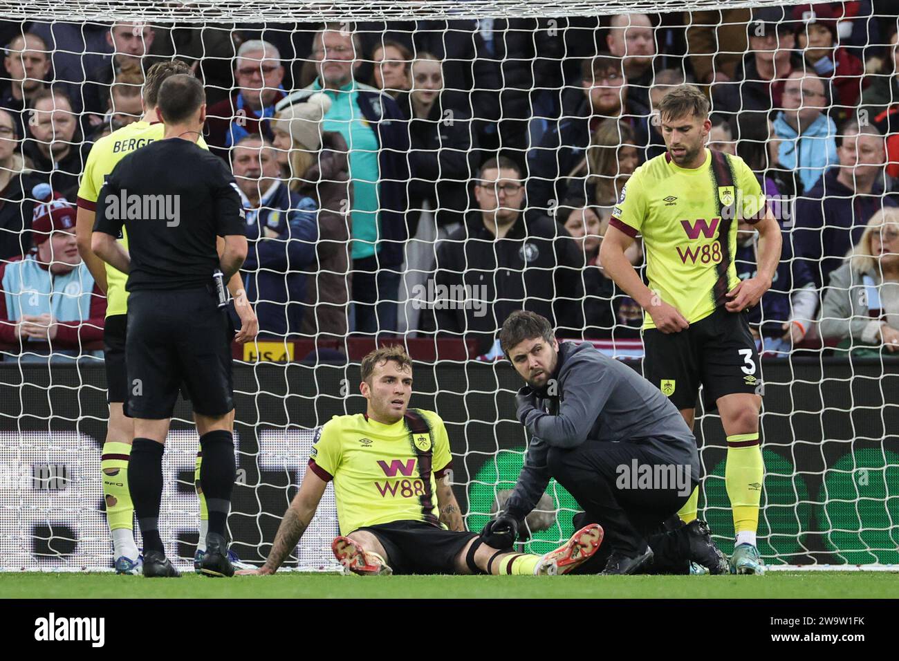 Birmingham, UK. 30th Dec, 2023. Jordan Beyer of Burnley receives ...