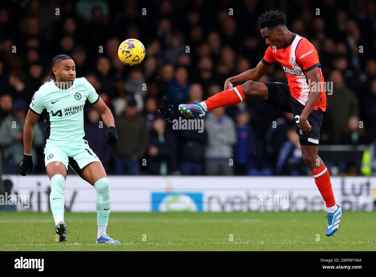Kenilworth Road, Luton, Bedfordshire, UK. 30th Dec, 2023. Premier ...