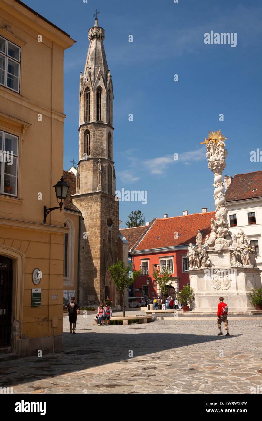 Old town square hungary hi-res stock photography and images - Alamy
