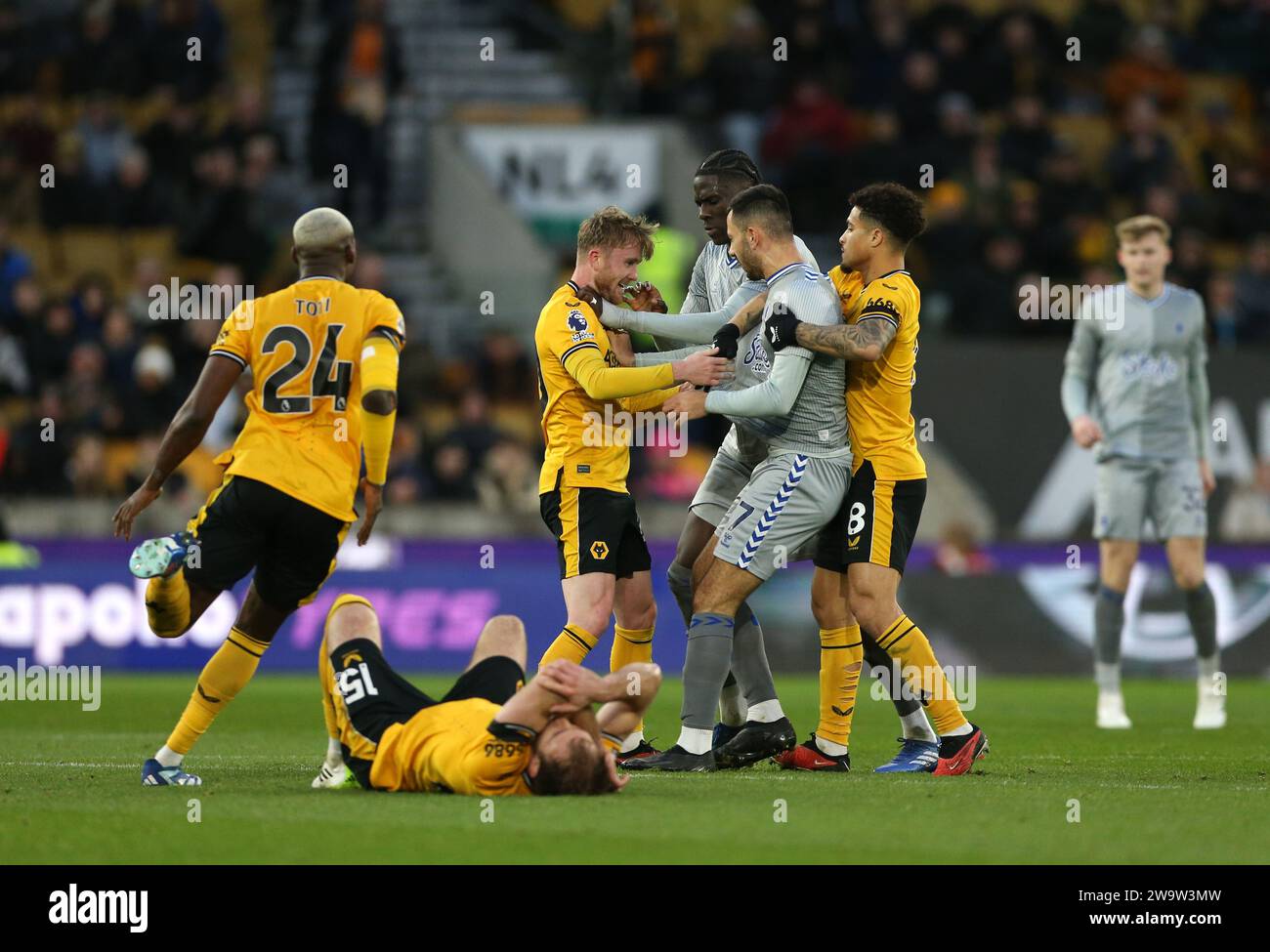 Tempers fray between Wolverhampton Wanderers' Tommy Doyle and Everton's ...