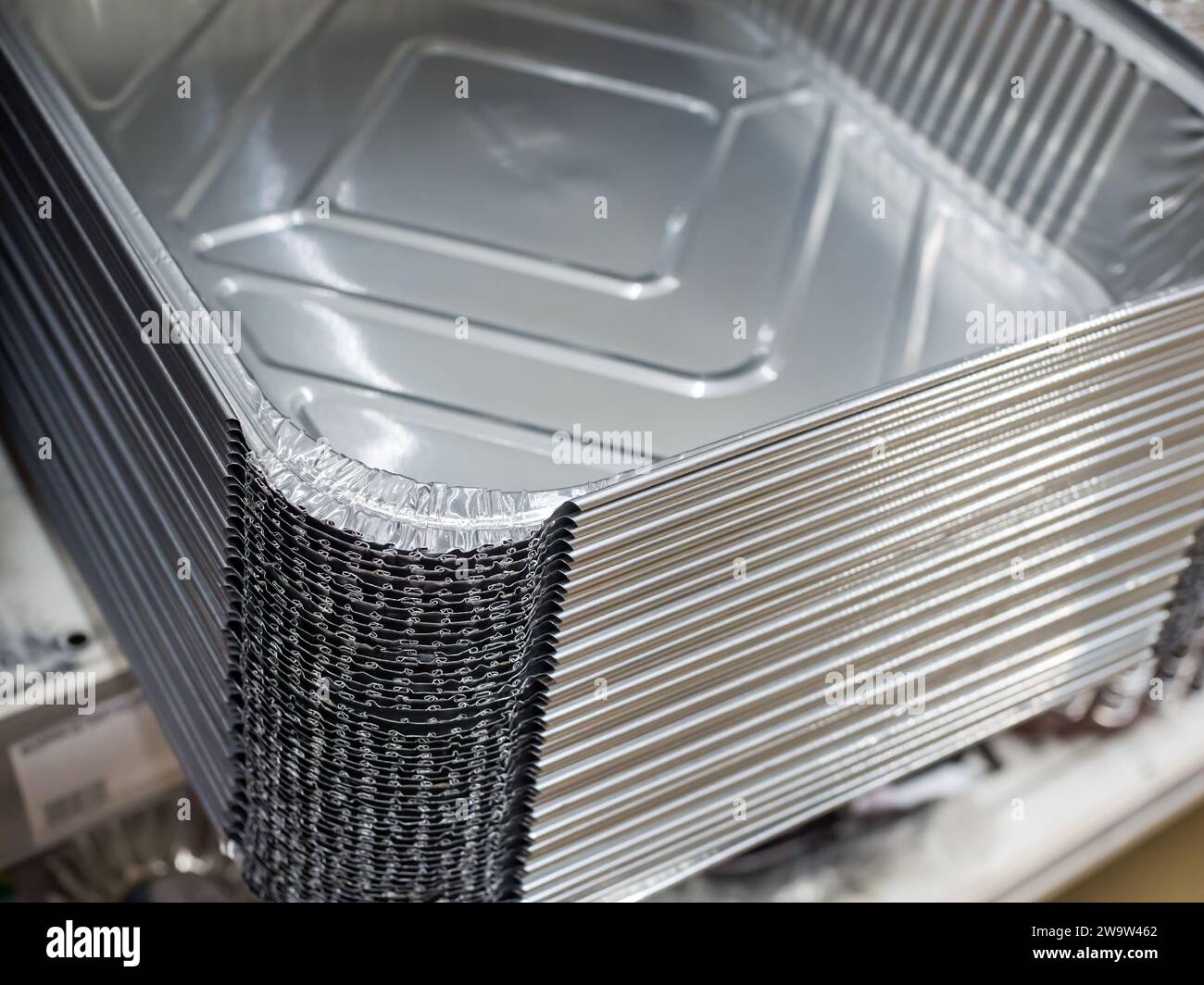 Shallow dishes hi-res stock photography and images - Alamy