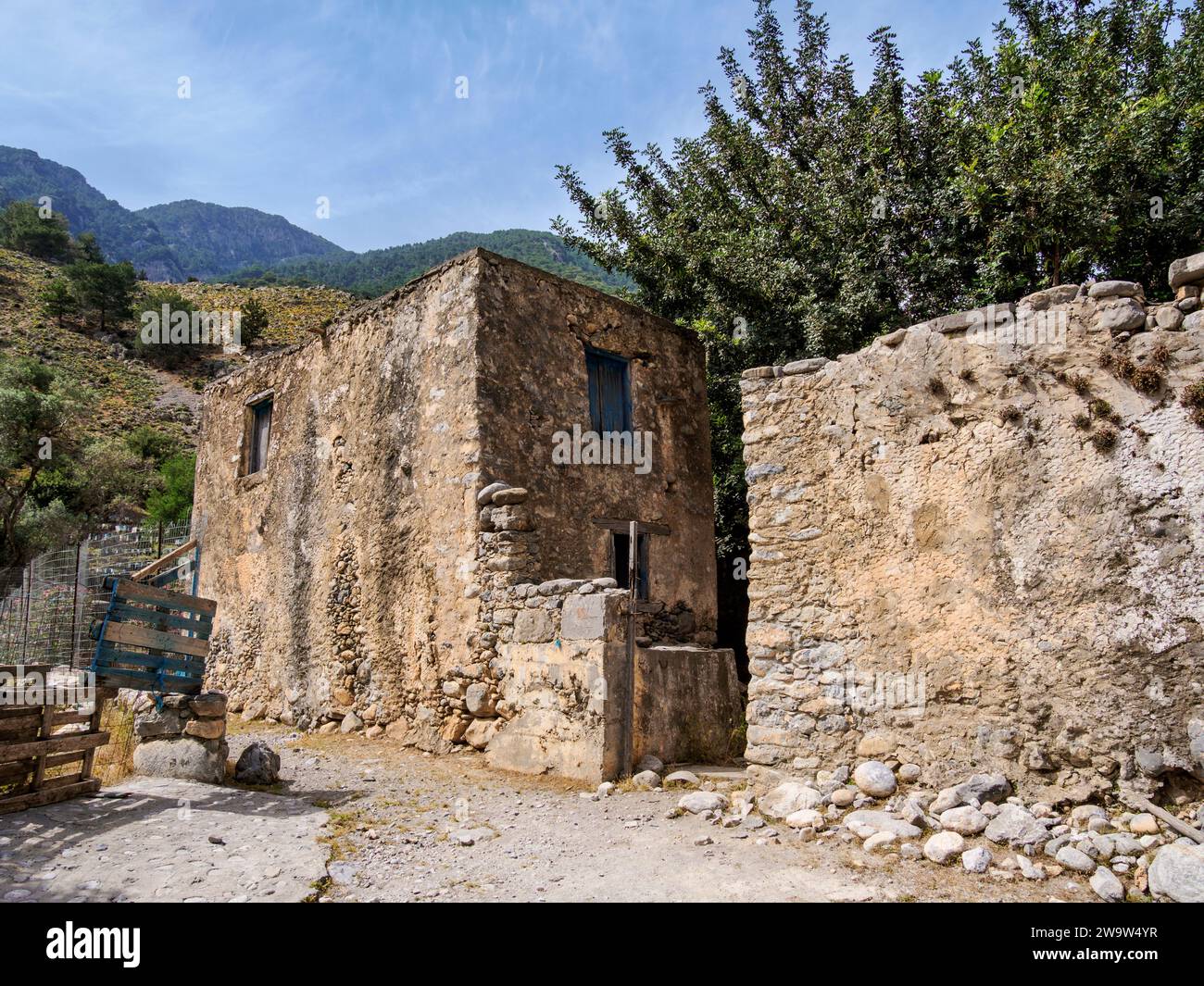 Architecture of Palea Agia Roumeli, southern way out of the Samaria ...