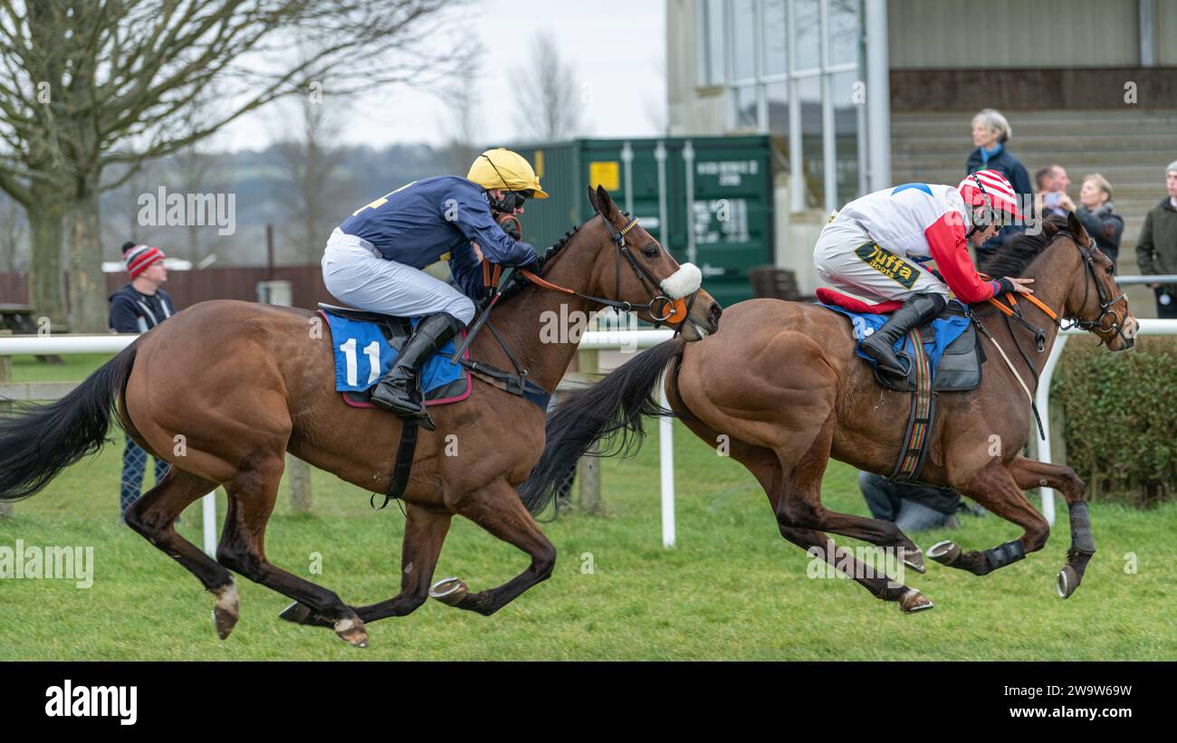 Talk of the moon, ridden by David Bass and trained by Kim Bailey ...