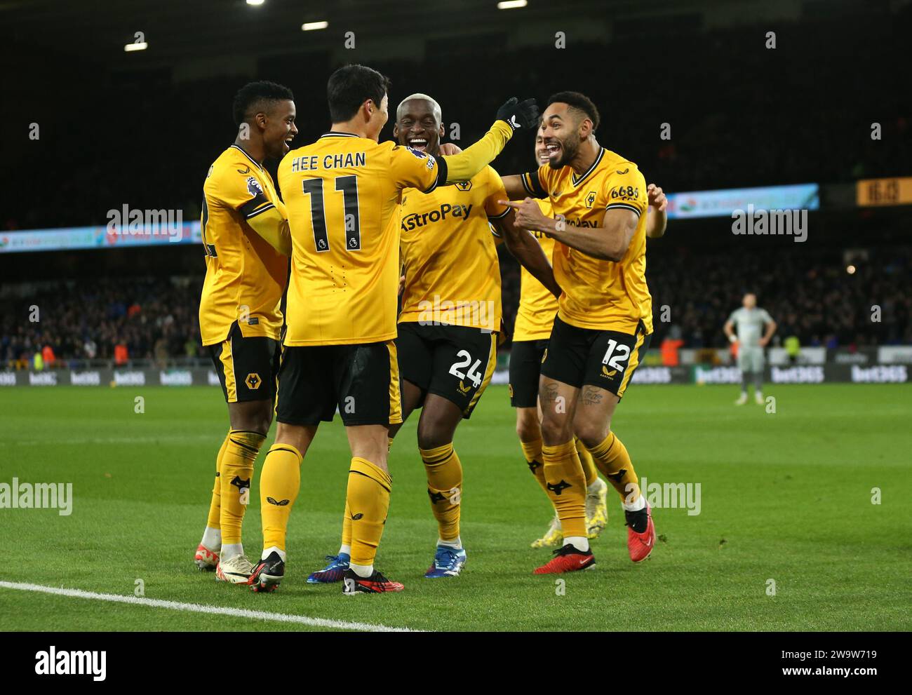 Wolverhampton Wanderers' Matheus Cunha (right) celebrates scoring their ...