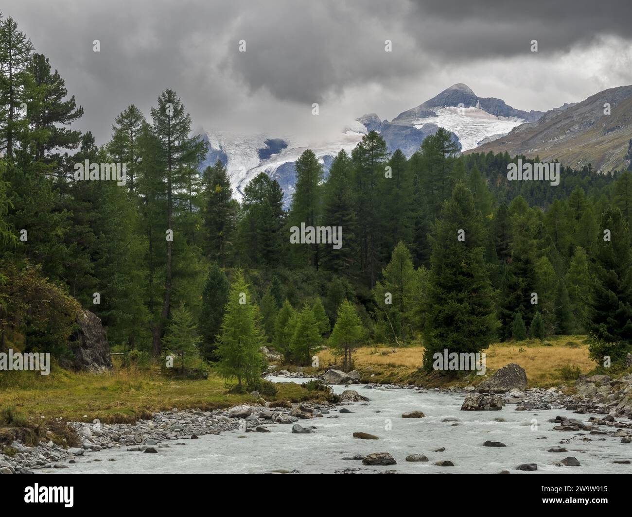 The Roseg valley under the peaks Il Caputschin, La Muongia, Forcola ...