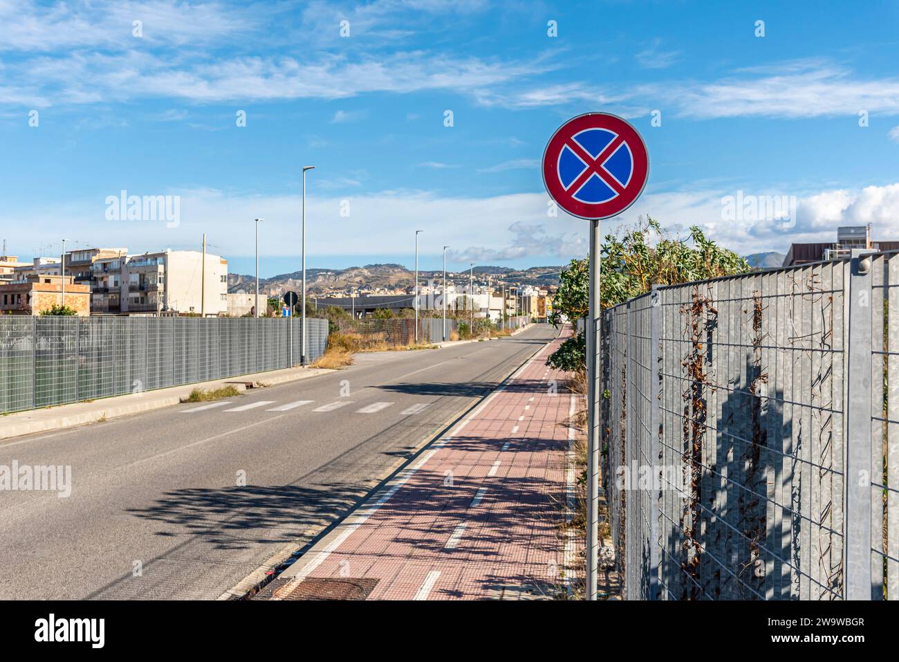 Segnaletica stradale segnaletica stradale hi-res stock photography and ...