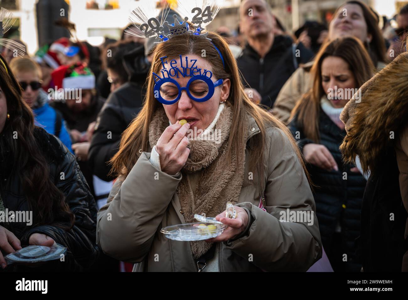 Grapes new year celebration hi-res stock photography and images - Alamy