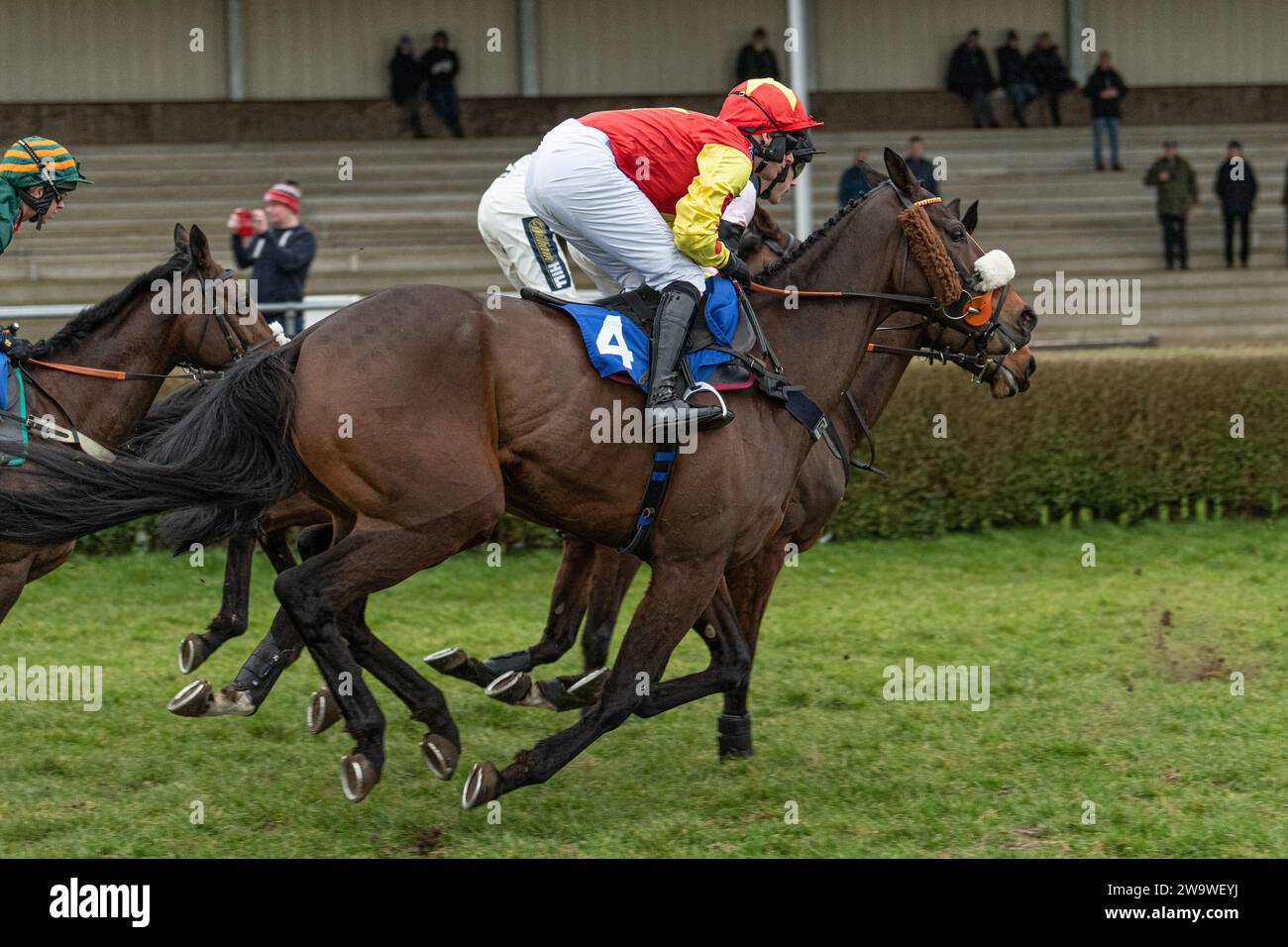 Those Tiger Feet, ridden by David Bass and trained by Kim Bailey ...