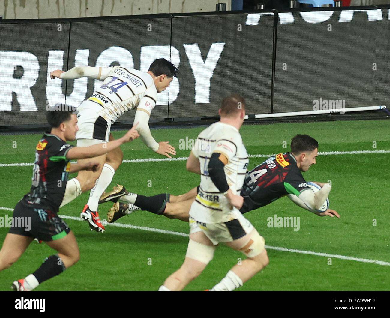 Harlequins' Nick David scores their side's second try of the game ...