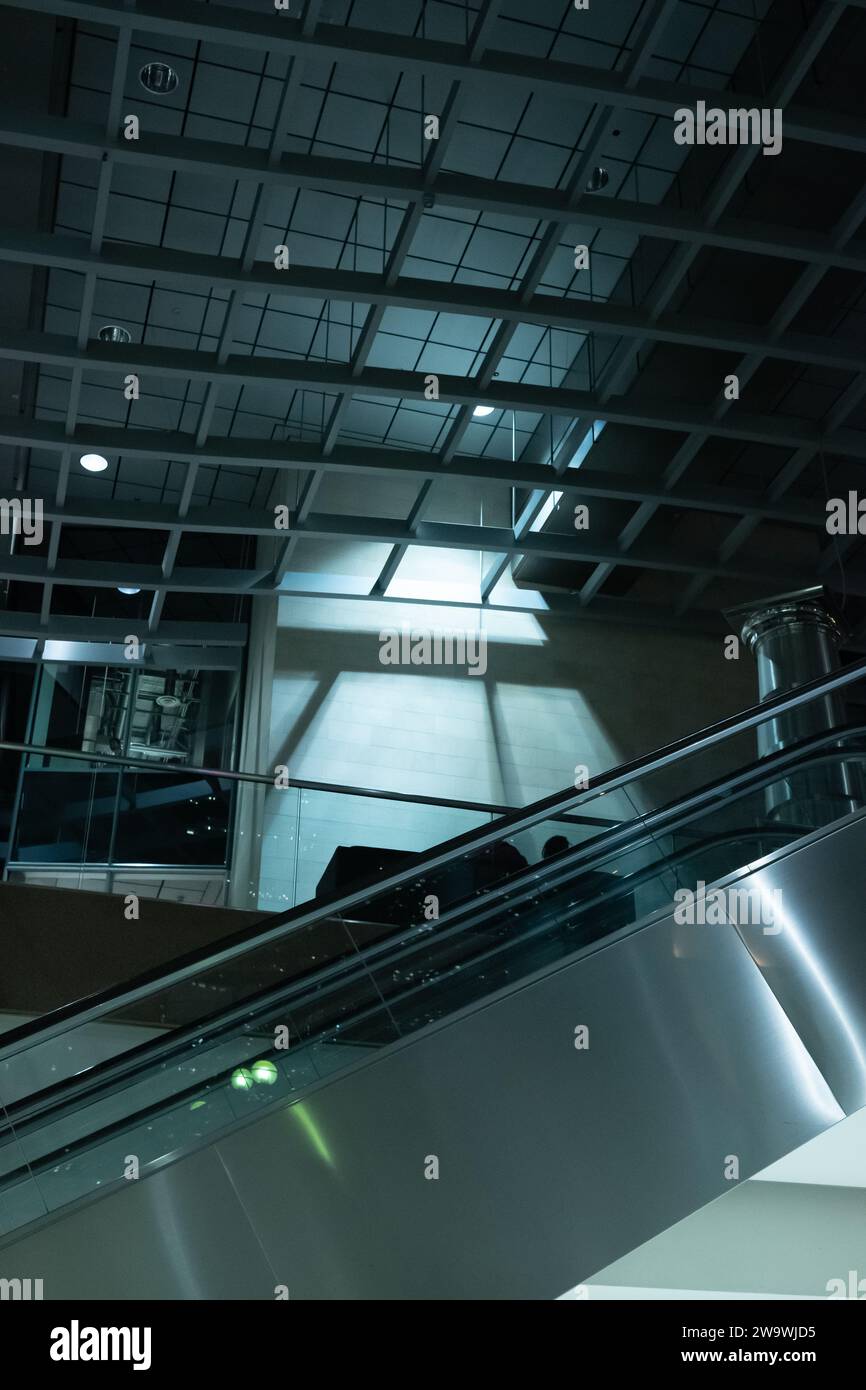 Inside the Toronto Metro Centre from the underground path Stock Photo ...