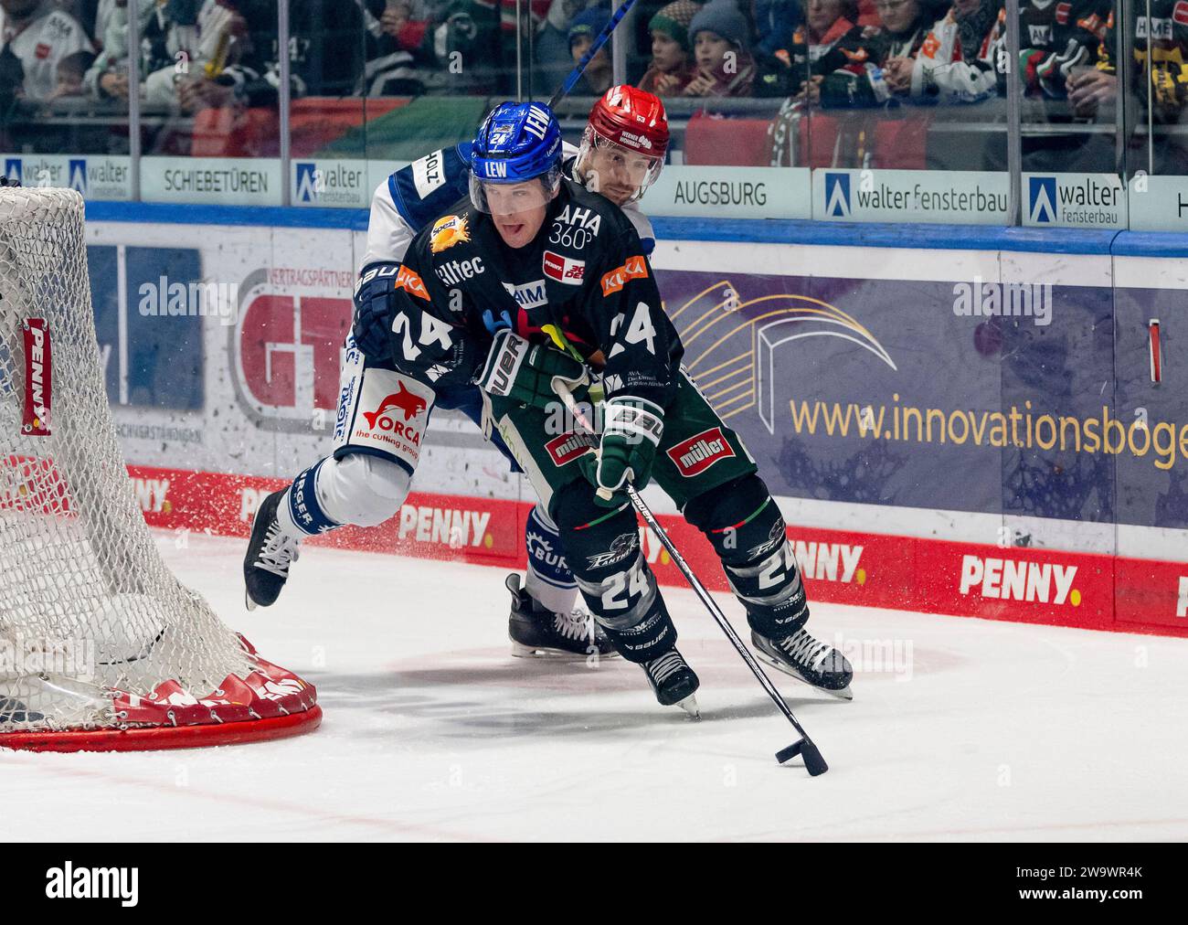 Augsburg, Deutschland. 30th Dec, 2023. T.J. Trevelyan (Augsburger ...