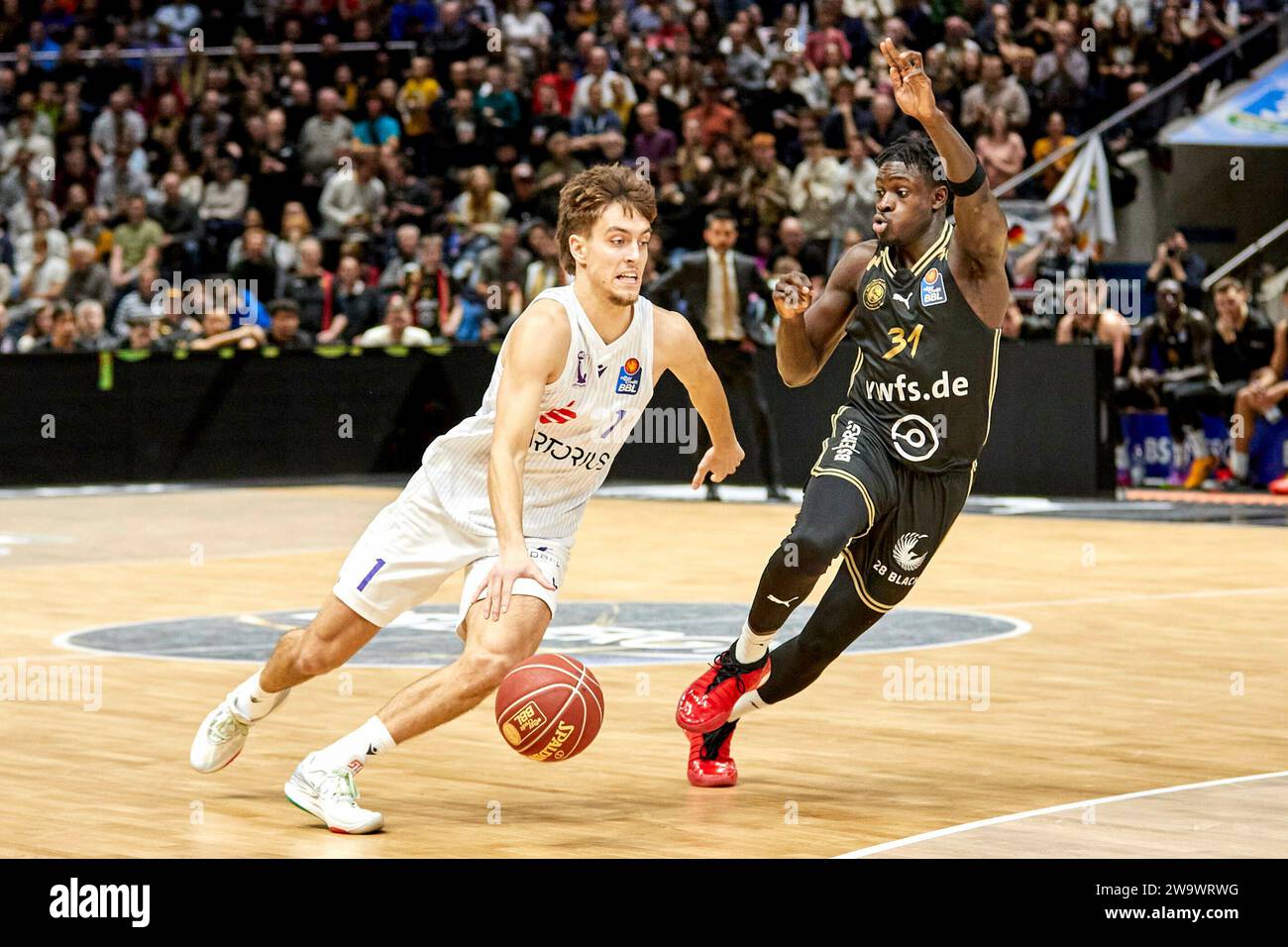 Braunschweig, Deutschland. 30th Dec, 2023. Zachary Ensminger (Nr. 1 BG ...