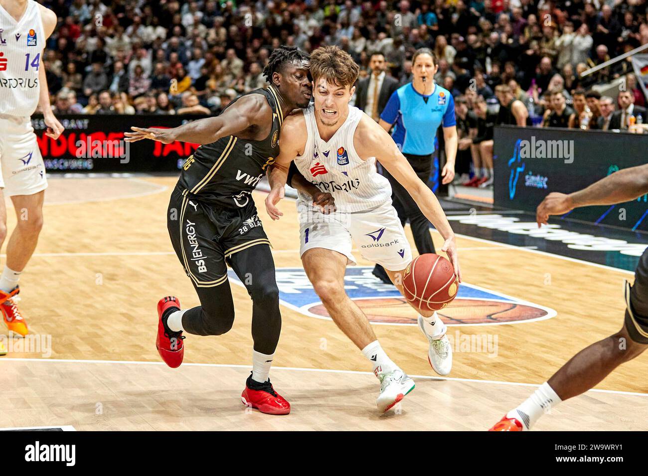 Braunschweig, Deutschland. 30th Dec, 2023. Zachary Ensminger (Nr. 1 BG ...