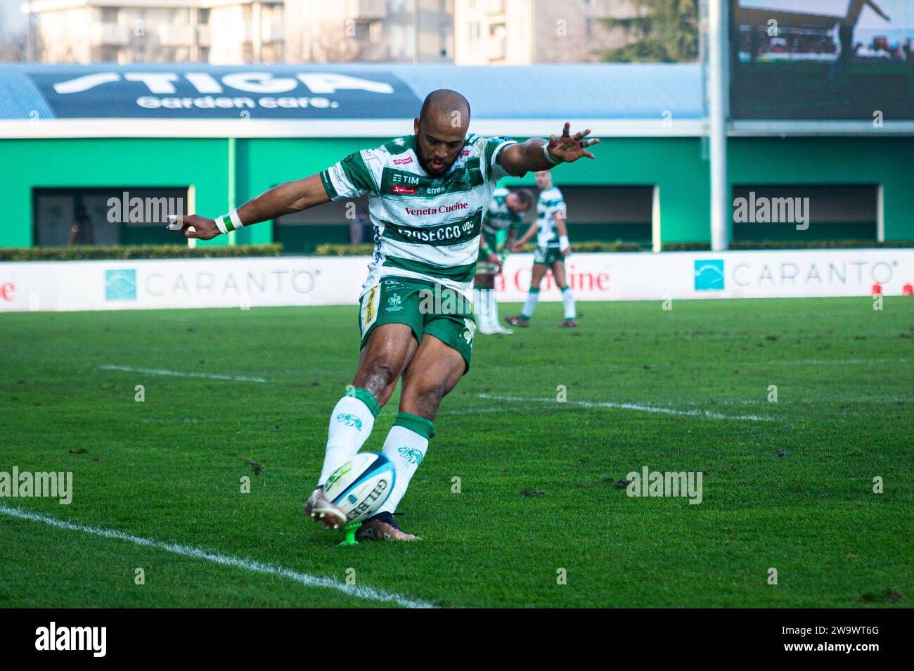 Treviso, Treviso, Italy. 30th Dec, 2023. Rhyno Smith of Benetton ...