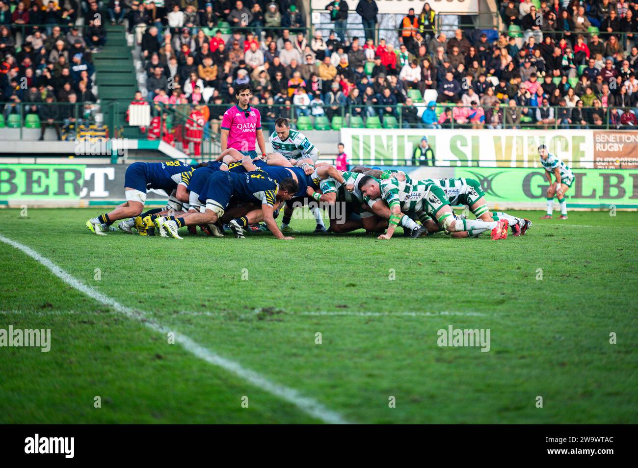 Treviso, Treviso, Italy. 30th Dec, 2023. A scrum during the United ...