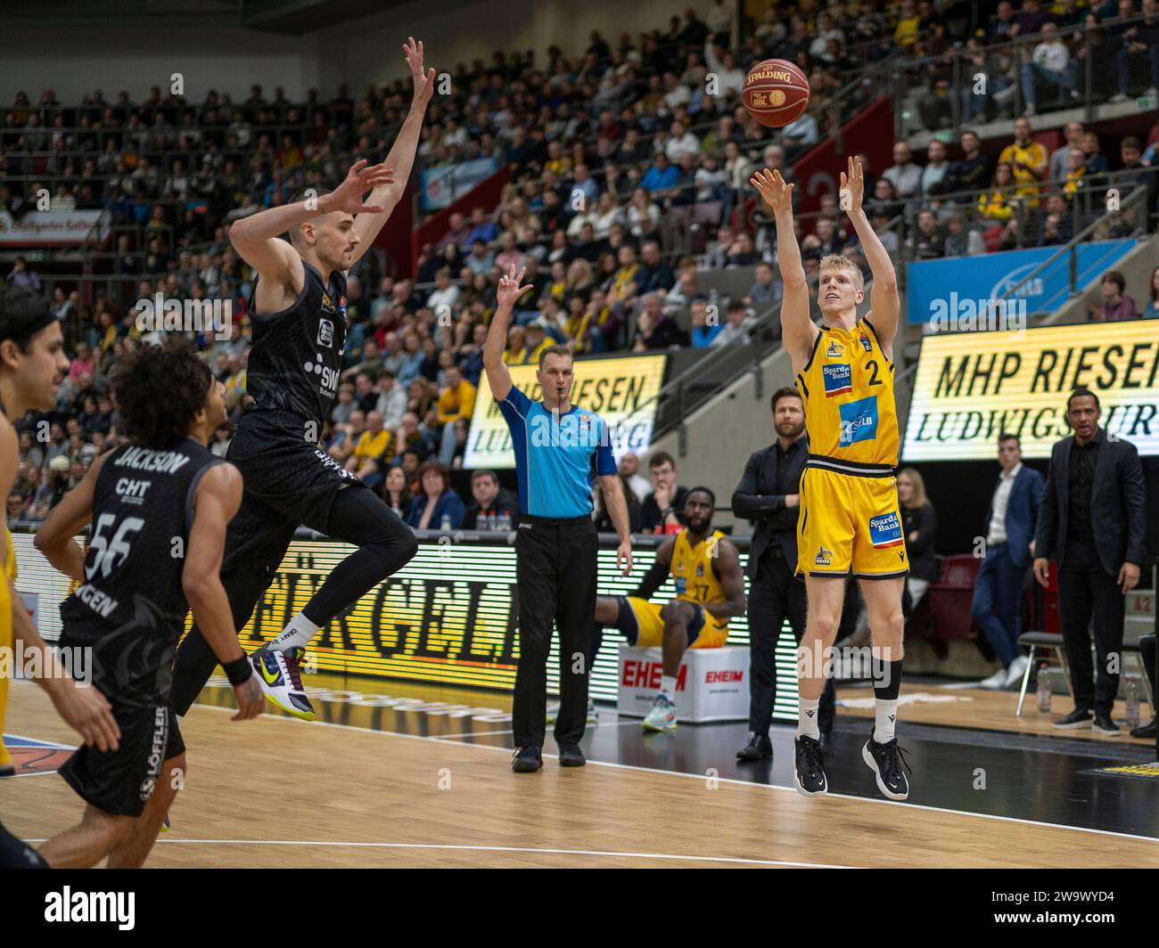 Ludwigsburg, Deutschland. 30th Dec, 2023. Jacob Patrick (MHP Riesen ...