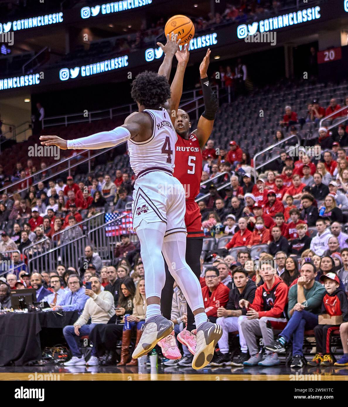 Rutgers Scarlet Knights forward Aundre Hyatt (5) shoots against ...