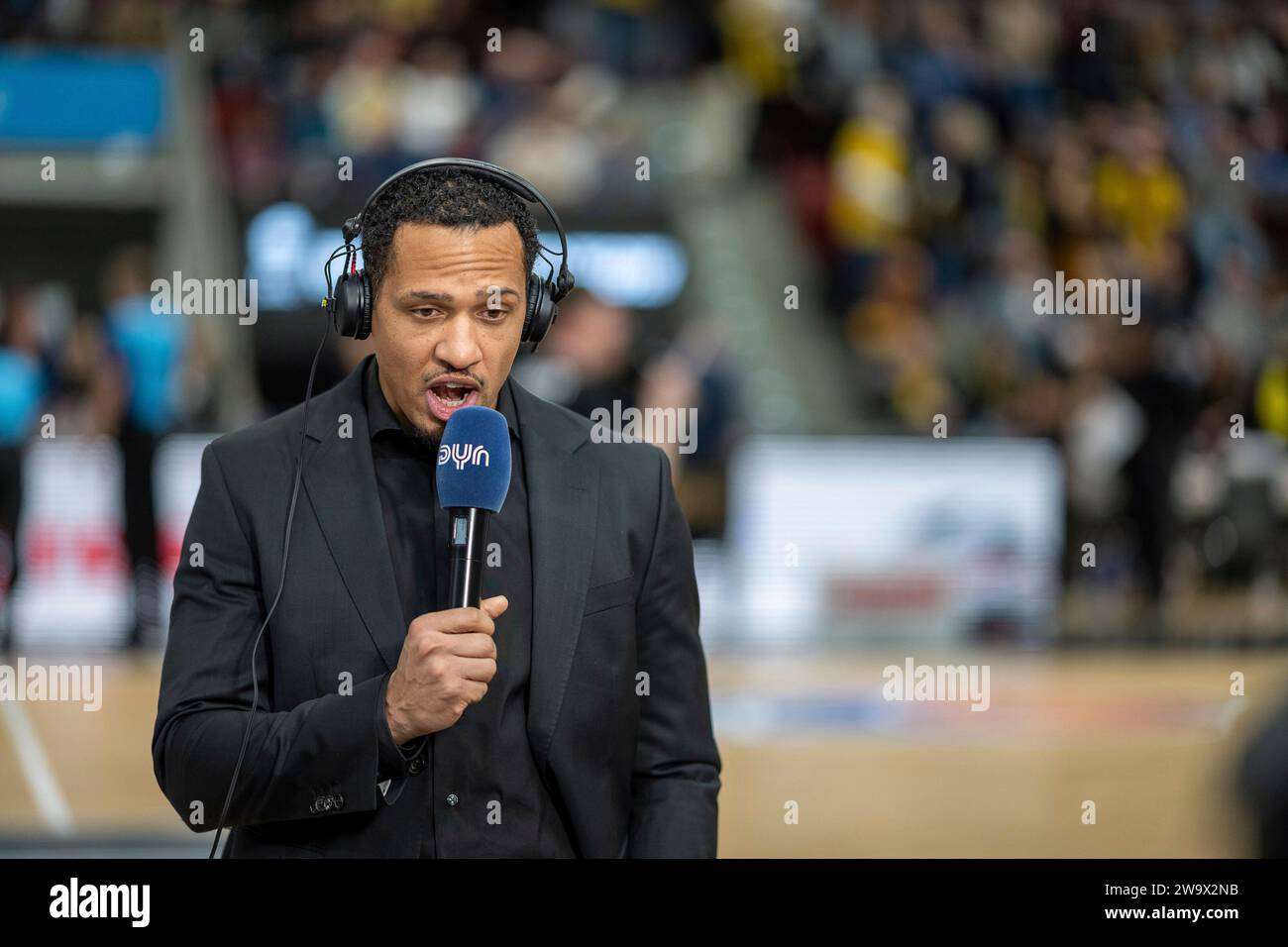 Ludwigsburg, Deutschland. 30th Dec, 2023. David McCray (MHP Riesen ...