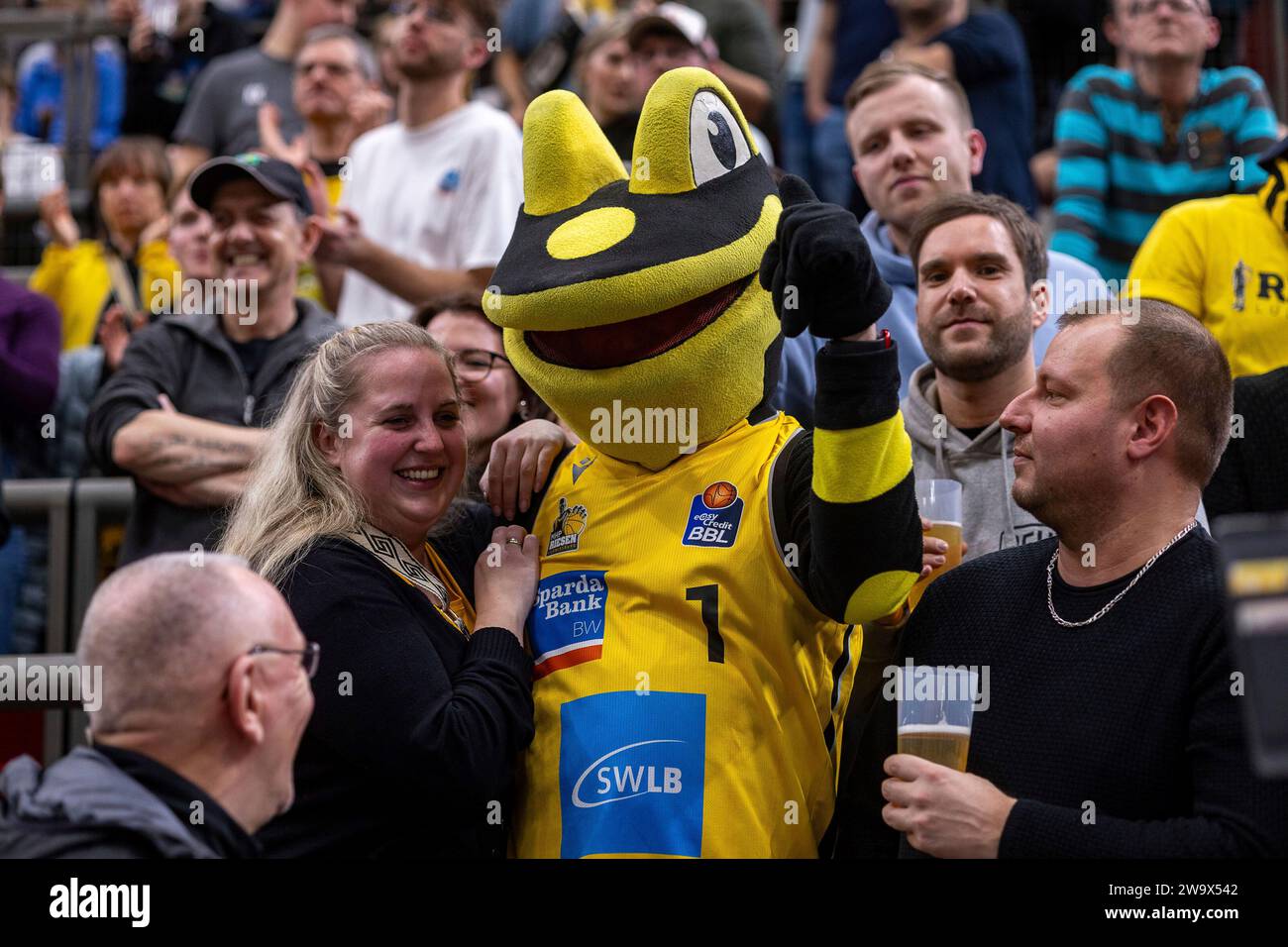 Das Maskottchen der MHP Riesen Ludwigsburg im Fanblock GER, MHP Riesen ...