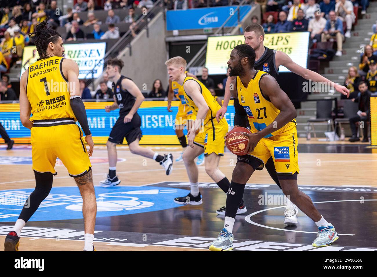 Jonathan Baehre (MHP Riesen Ludwigsburg, #01) Eddy Edigin (MHP Riesen ...