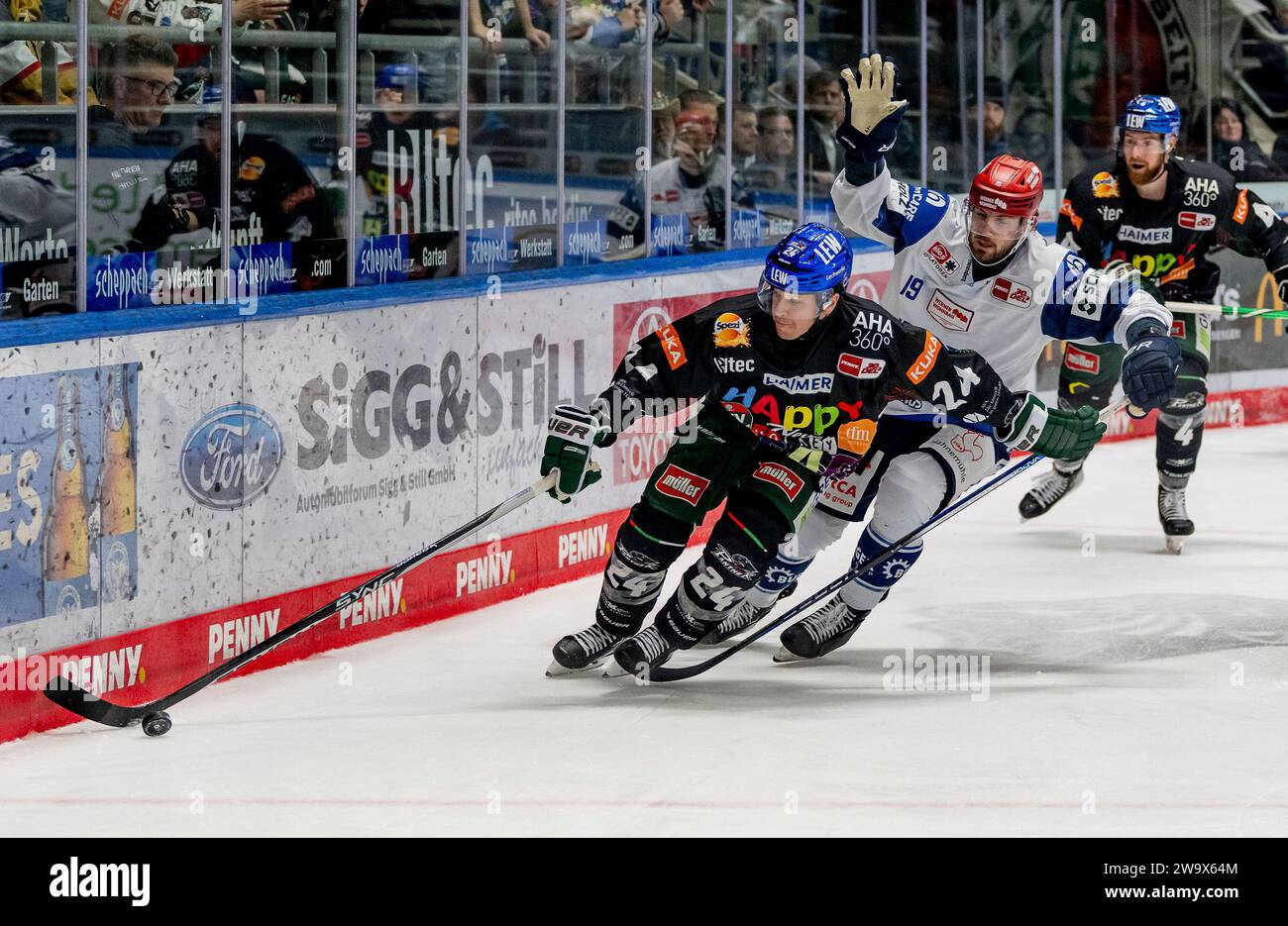 Augsburg, Deutschland. 30th Dec, 2023. T.J. Trevelyan (Augsburger ...