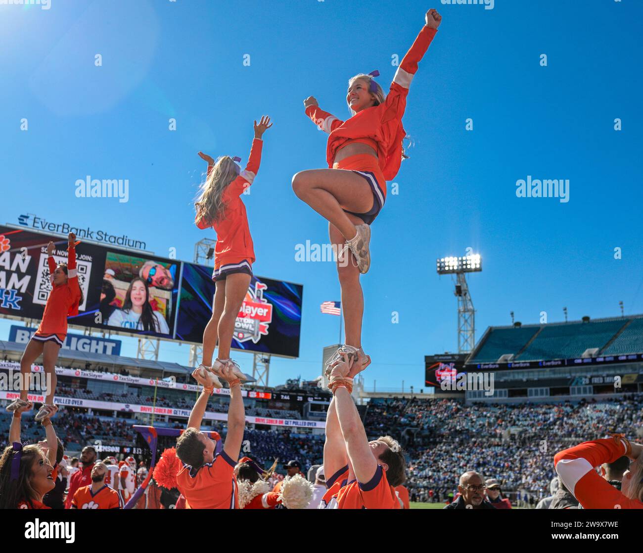 Clemson cheerleaders hi-res stock photography and images - Alamy