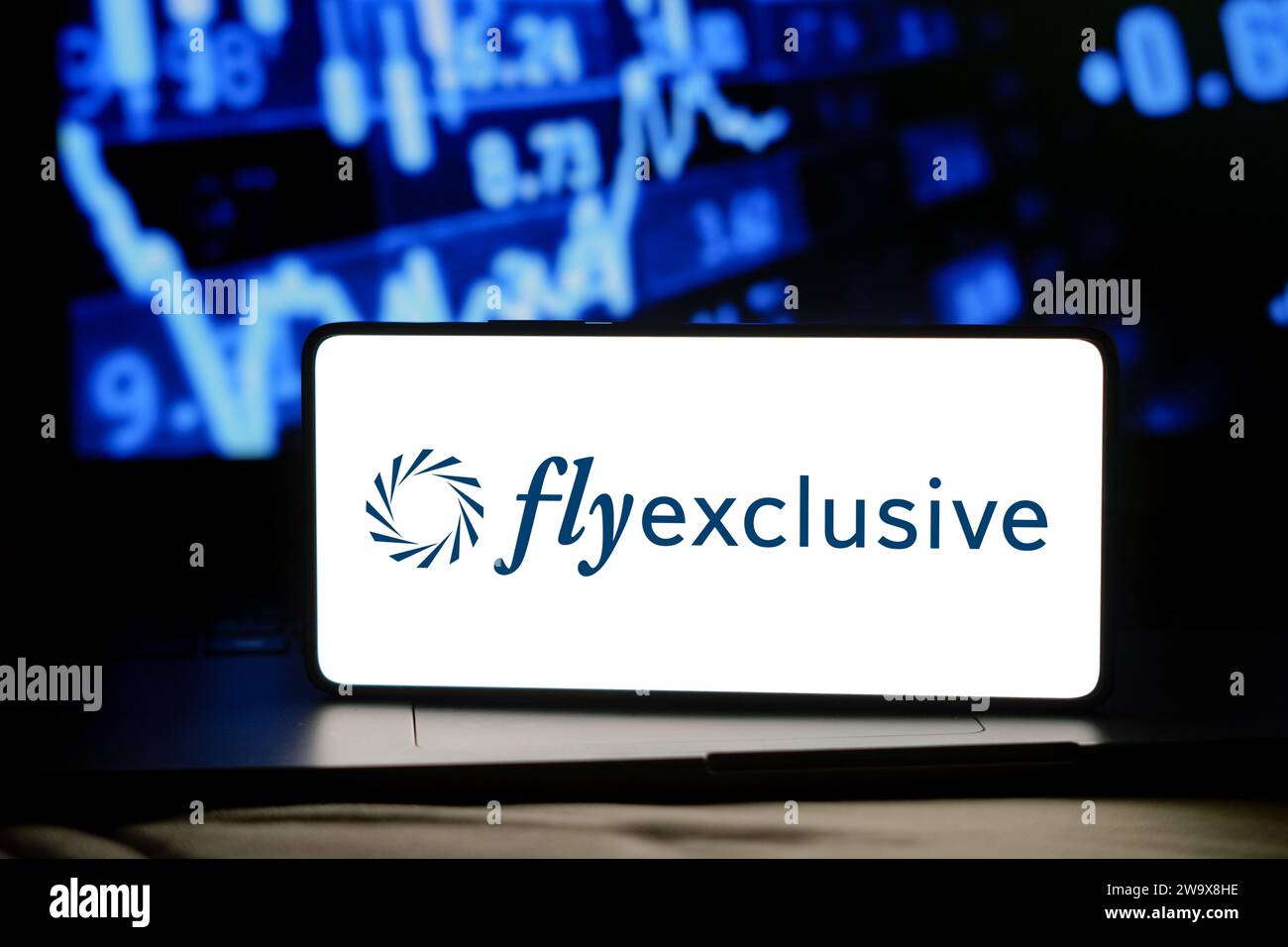 Flyexclusive logo hi-res stock photography and images - Alamy